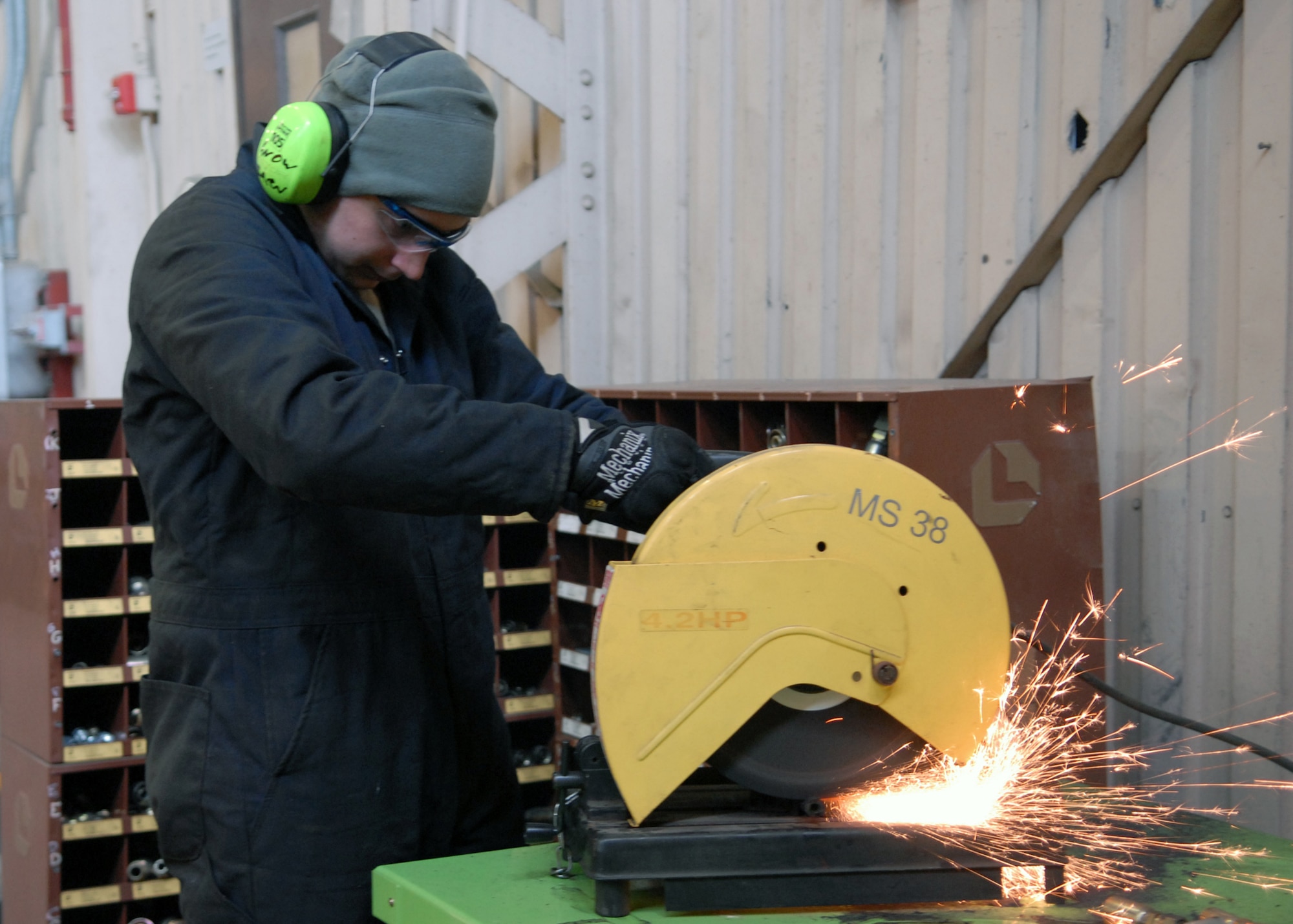 Snow Barn maintainers keep the plows rolling > Kunsan Air Base ...