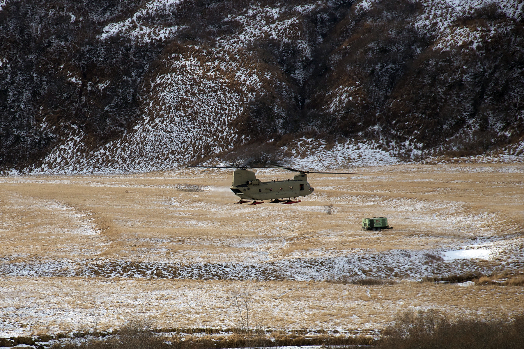 Army helicopters aid stranded oil rig > Pacific Air Forces > Article ...