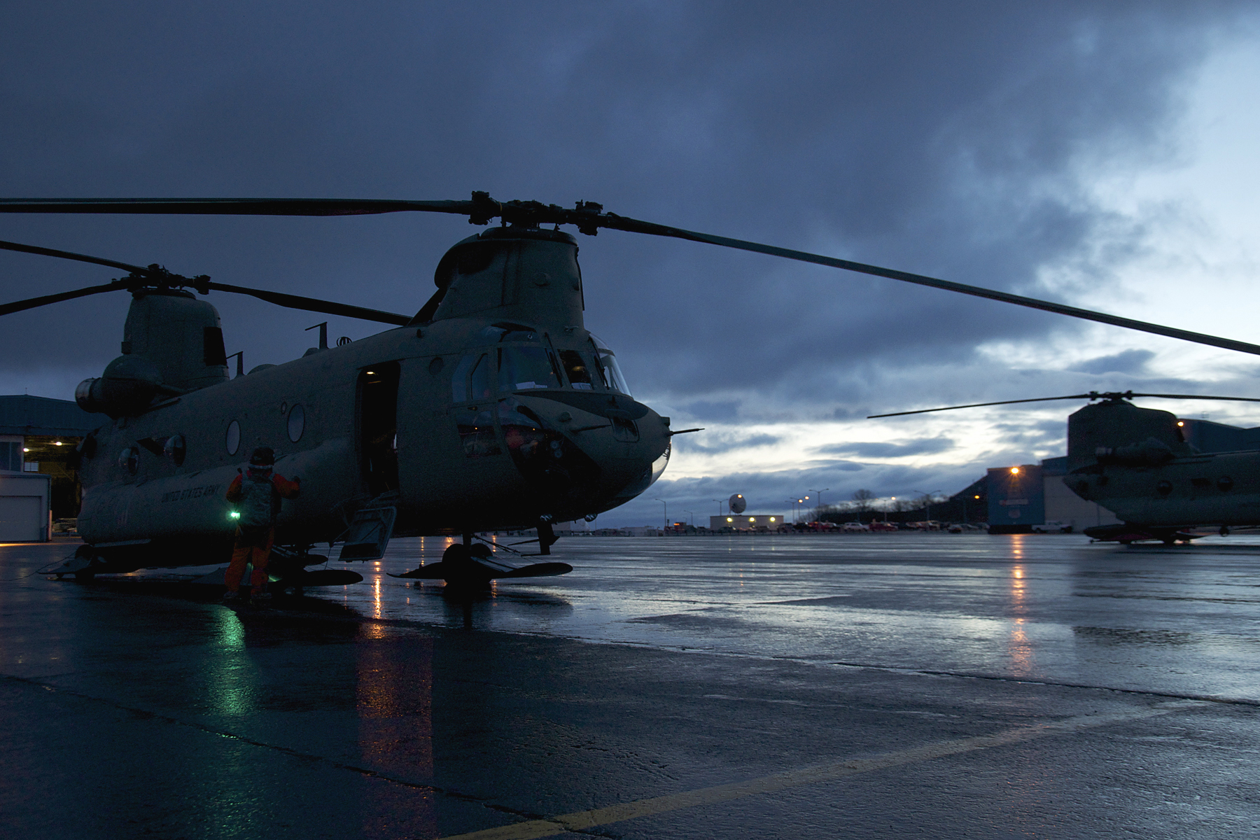 Army helicopters aid stranded oil rig