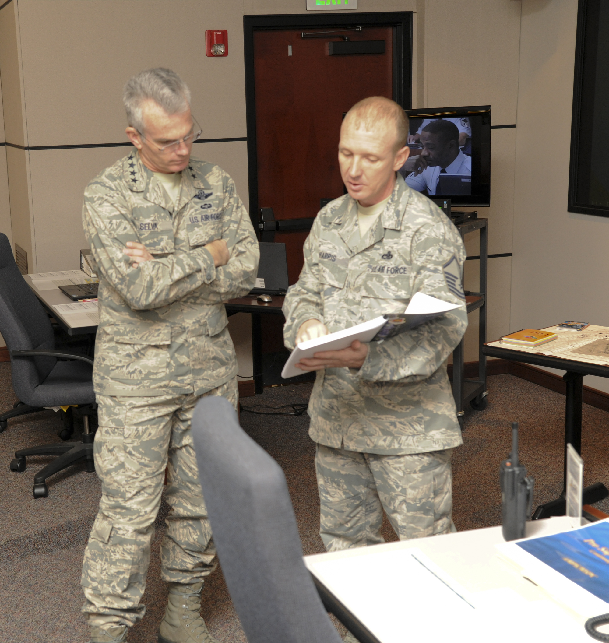 AMC commander visits USAF EC > Twenty-First Air Force & U.S. Air Force ...