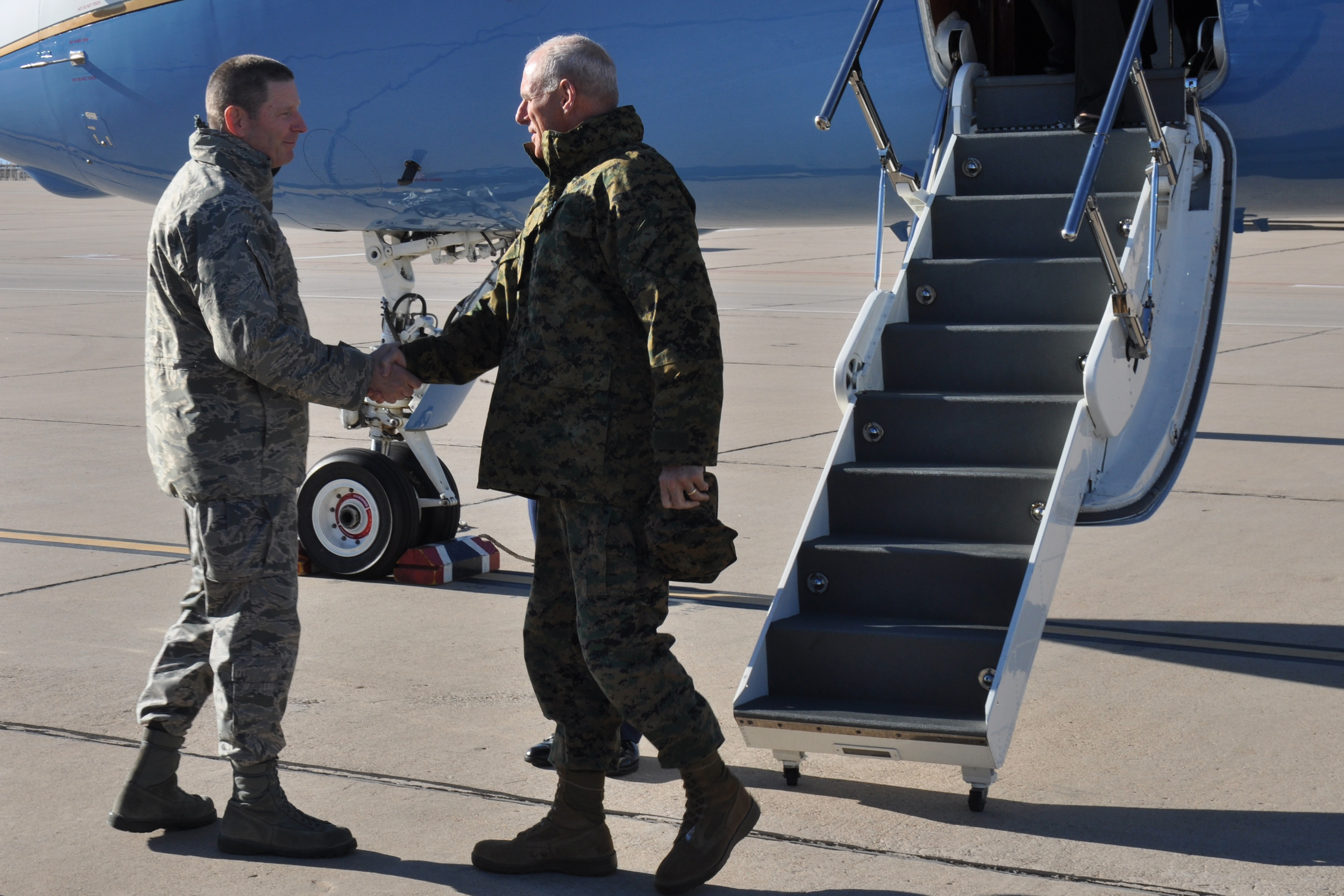 Photos: SOUTHCOM commander visits 12th Air Force > Air Combat Command ...
