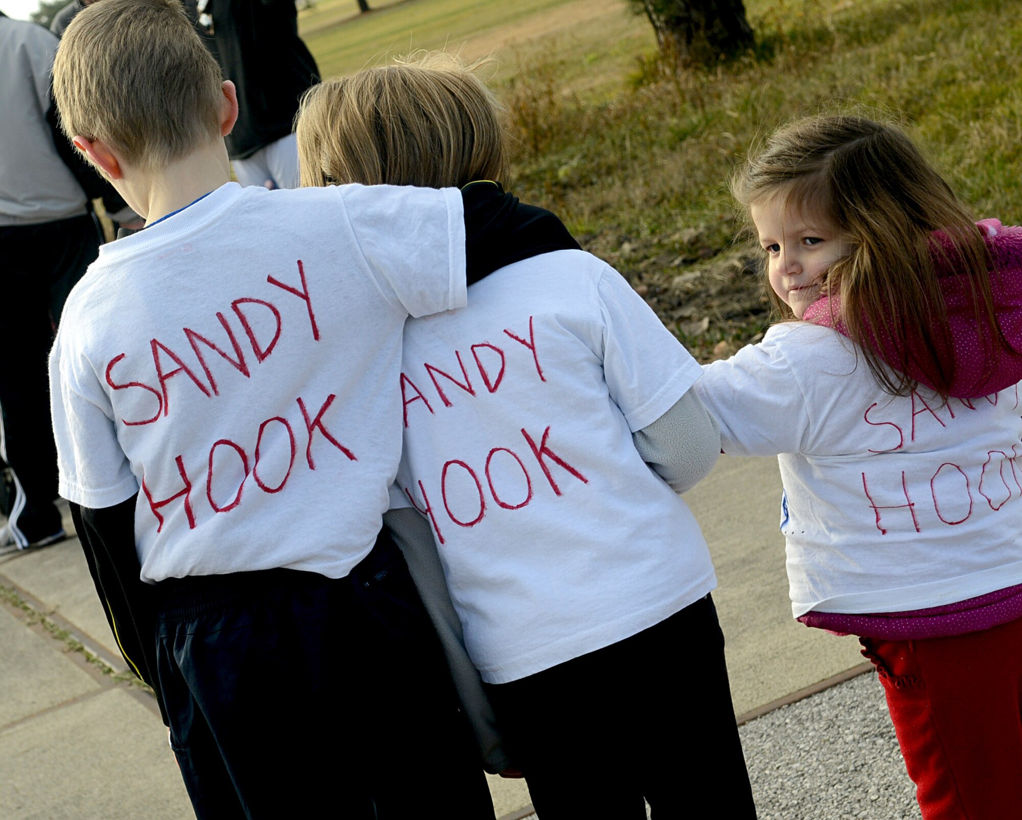 Runners support Sandy Hook community > Aviano Air Base > Display