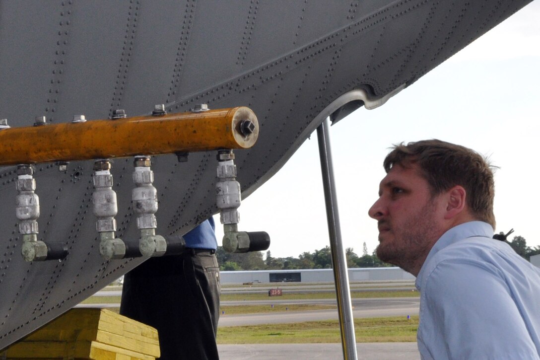 910th conducts aerial spray course