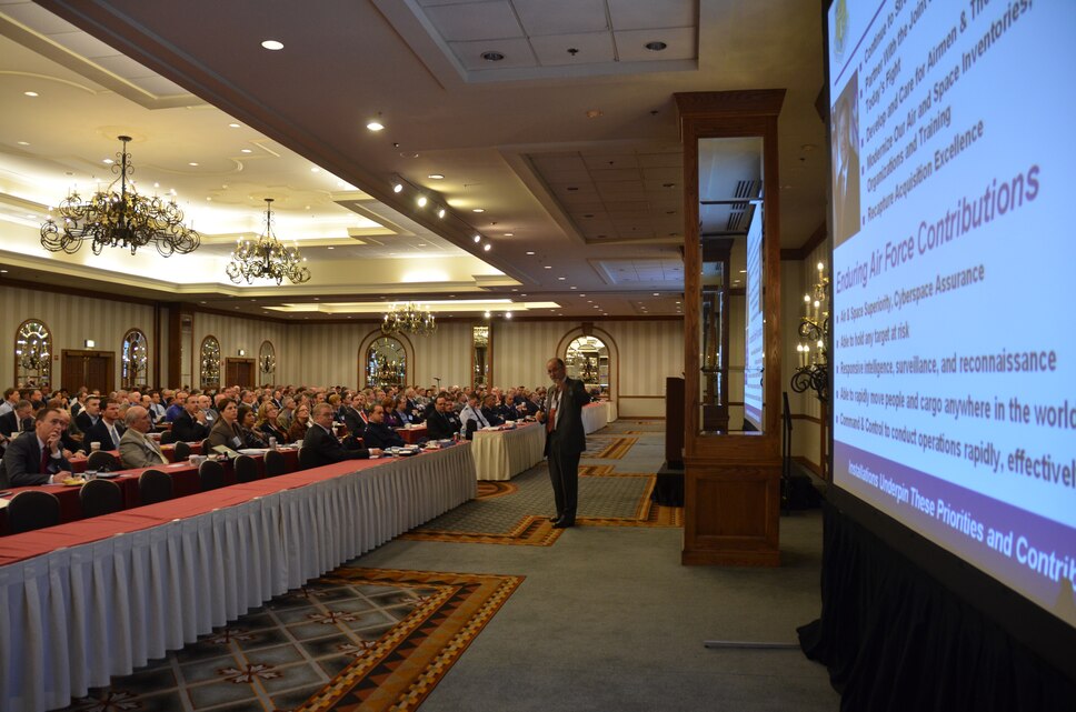 Civil engineers meet with industry to develop partnerships > United ...