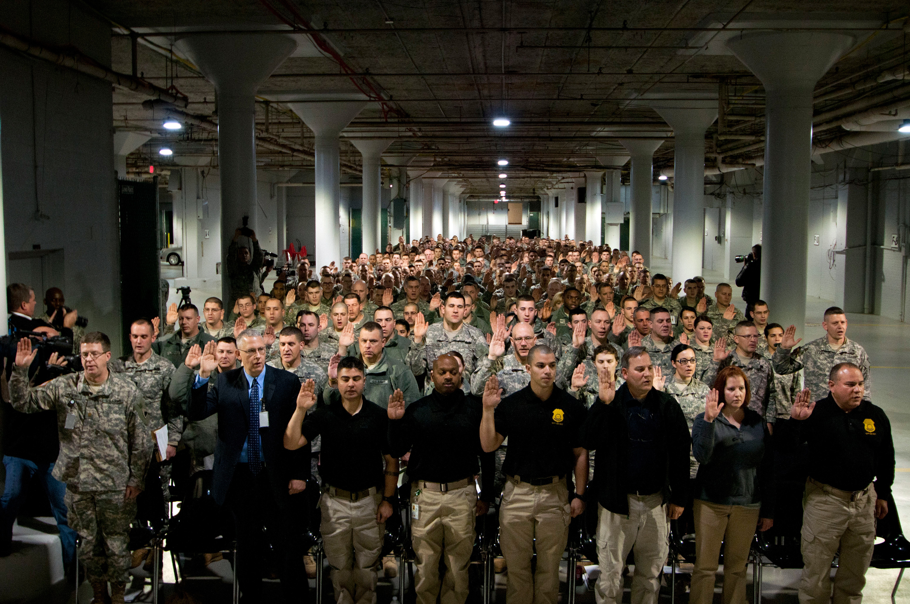 More than 300 Soldiers from the Pennsylvania National Guard are sworn ...