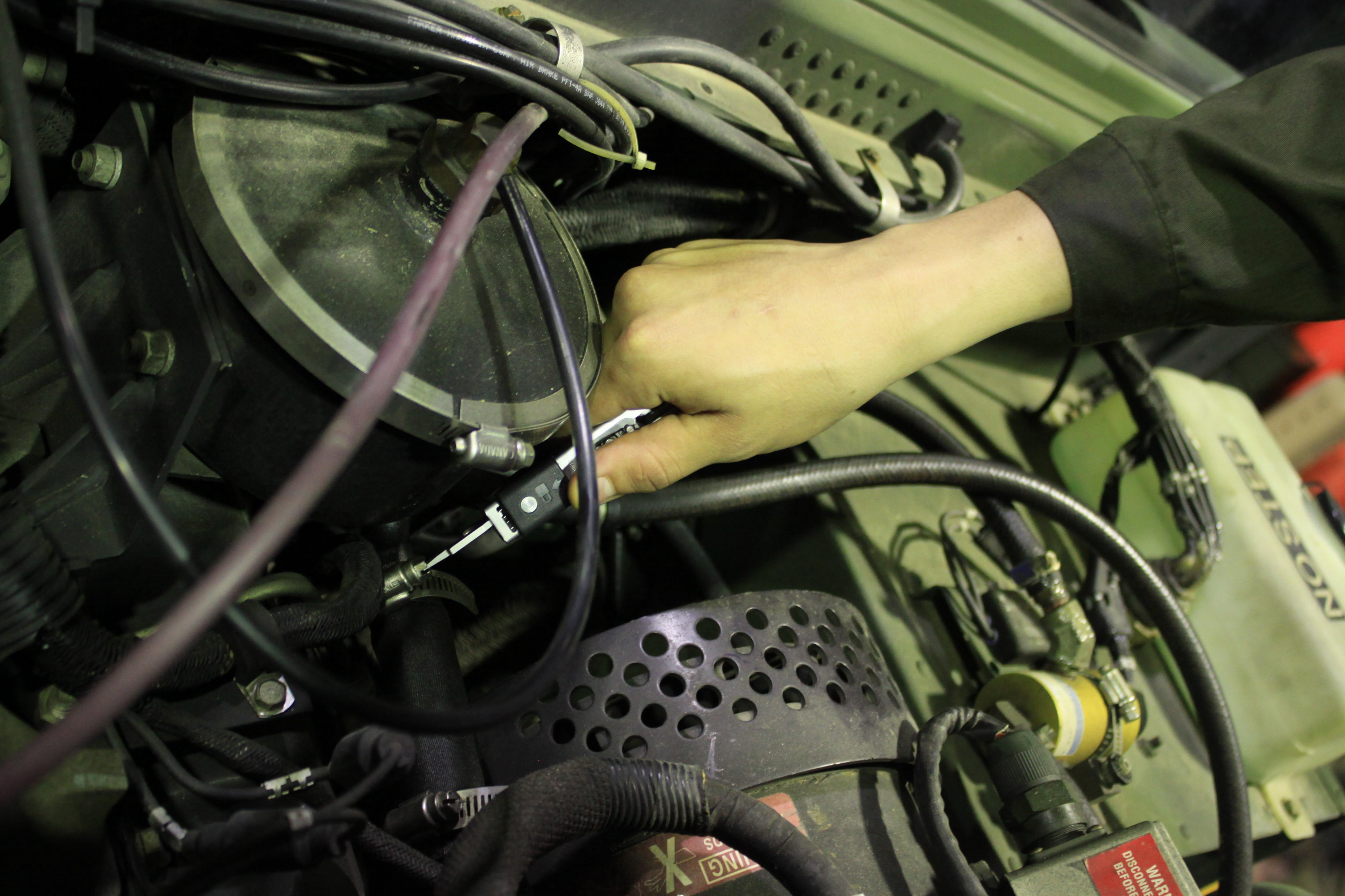 CLC-36 maintains station vehicles > Marine Corps Air Station Iwakuni ...