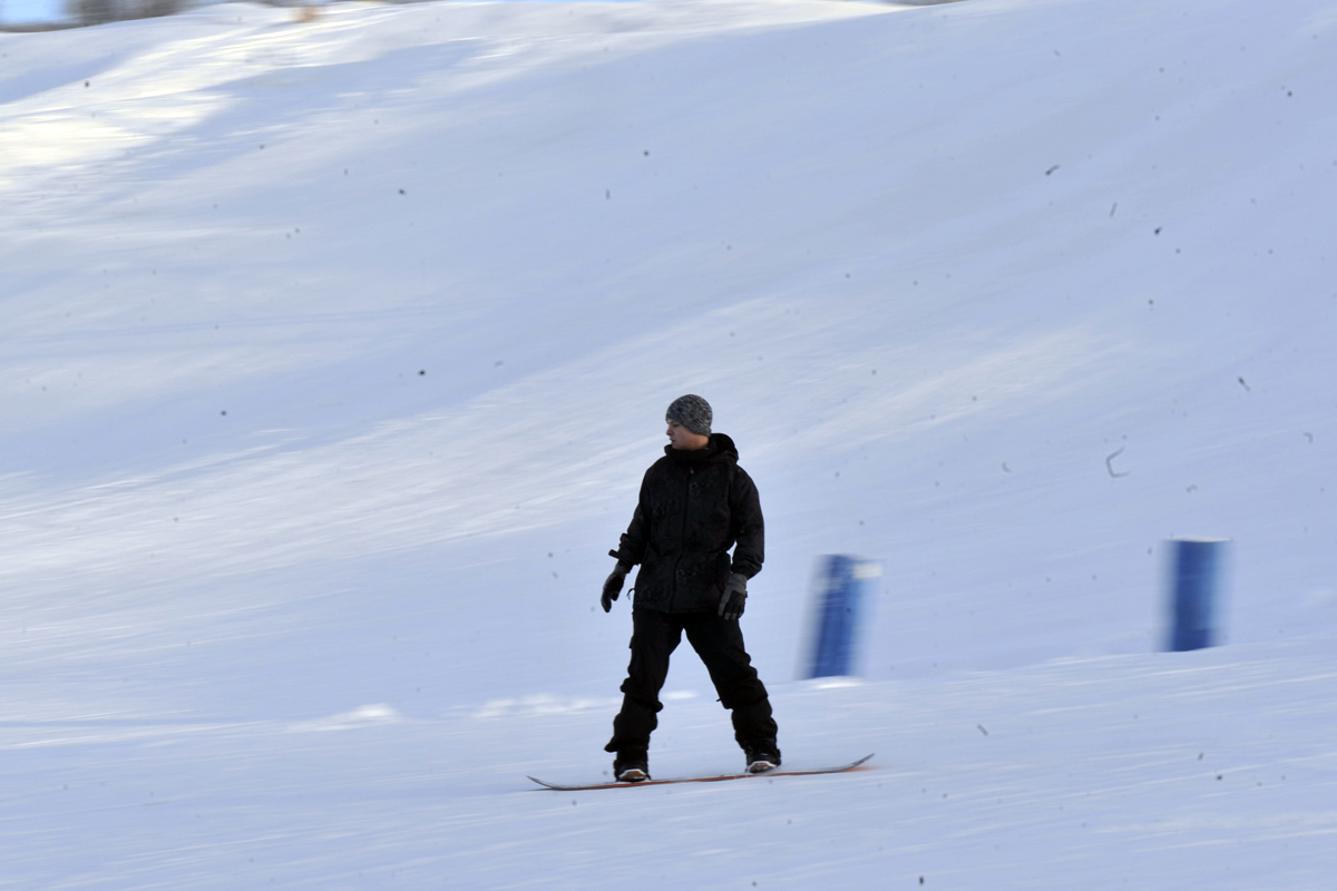 Skiing, snowboarding draw JBER crowds > Joint Base Elmendorf-Richardson ...