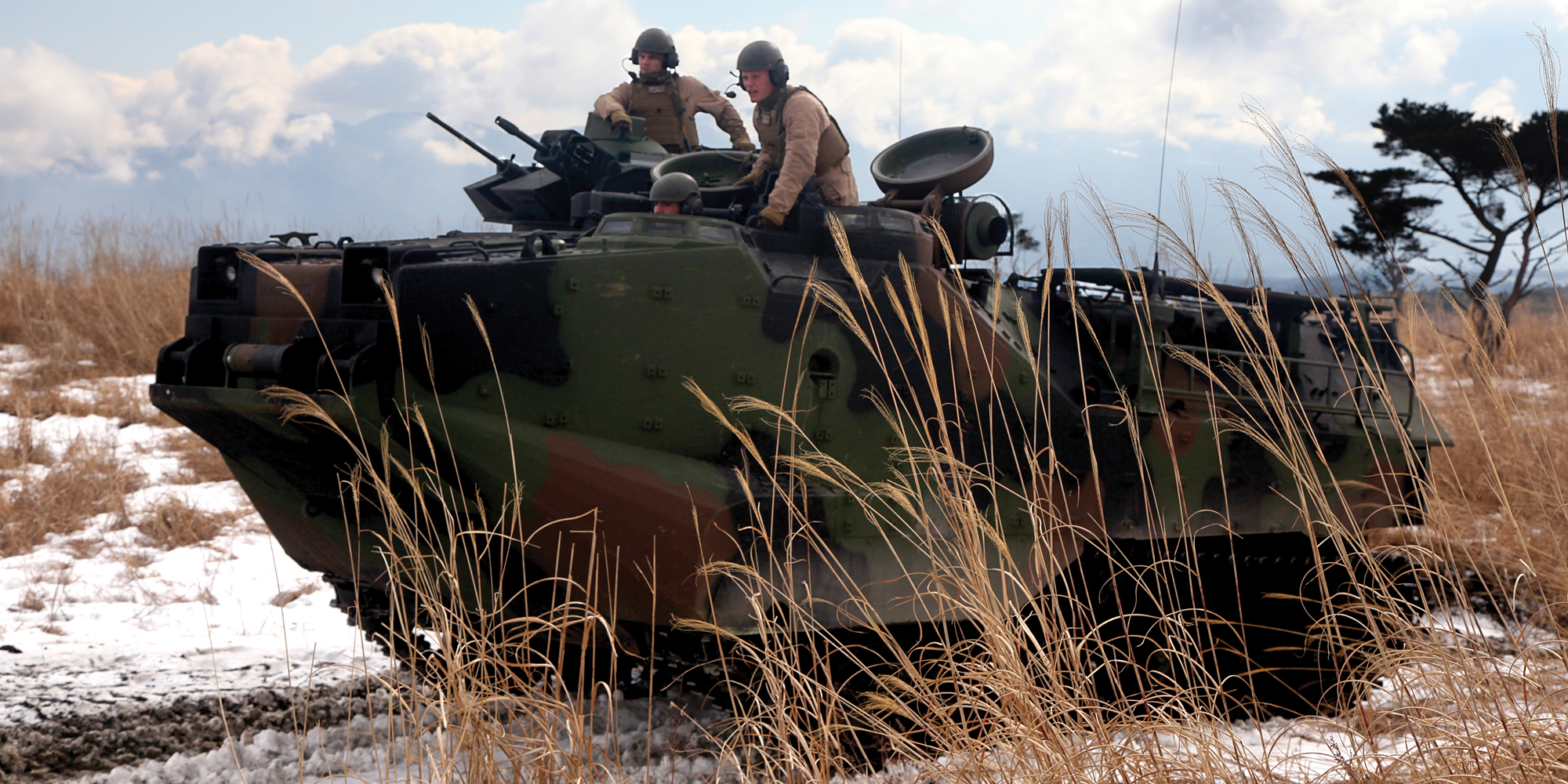 Artillerymen receive assault amphibious vehicle familiarization at Camp ...