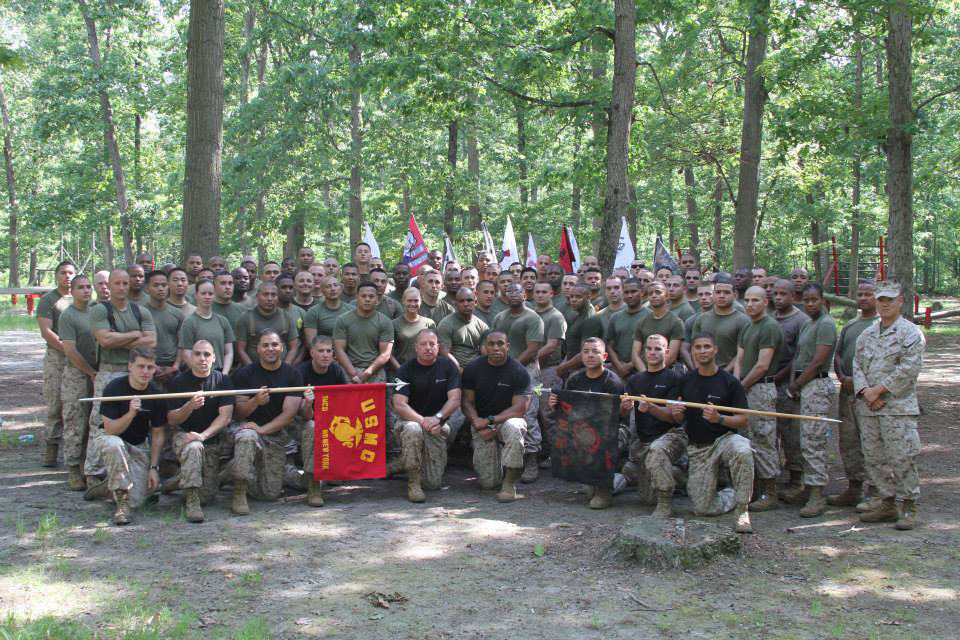 Marines of Marine Corps Recruiting Station New York pose for a group ...