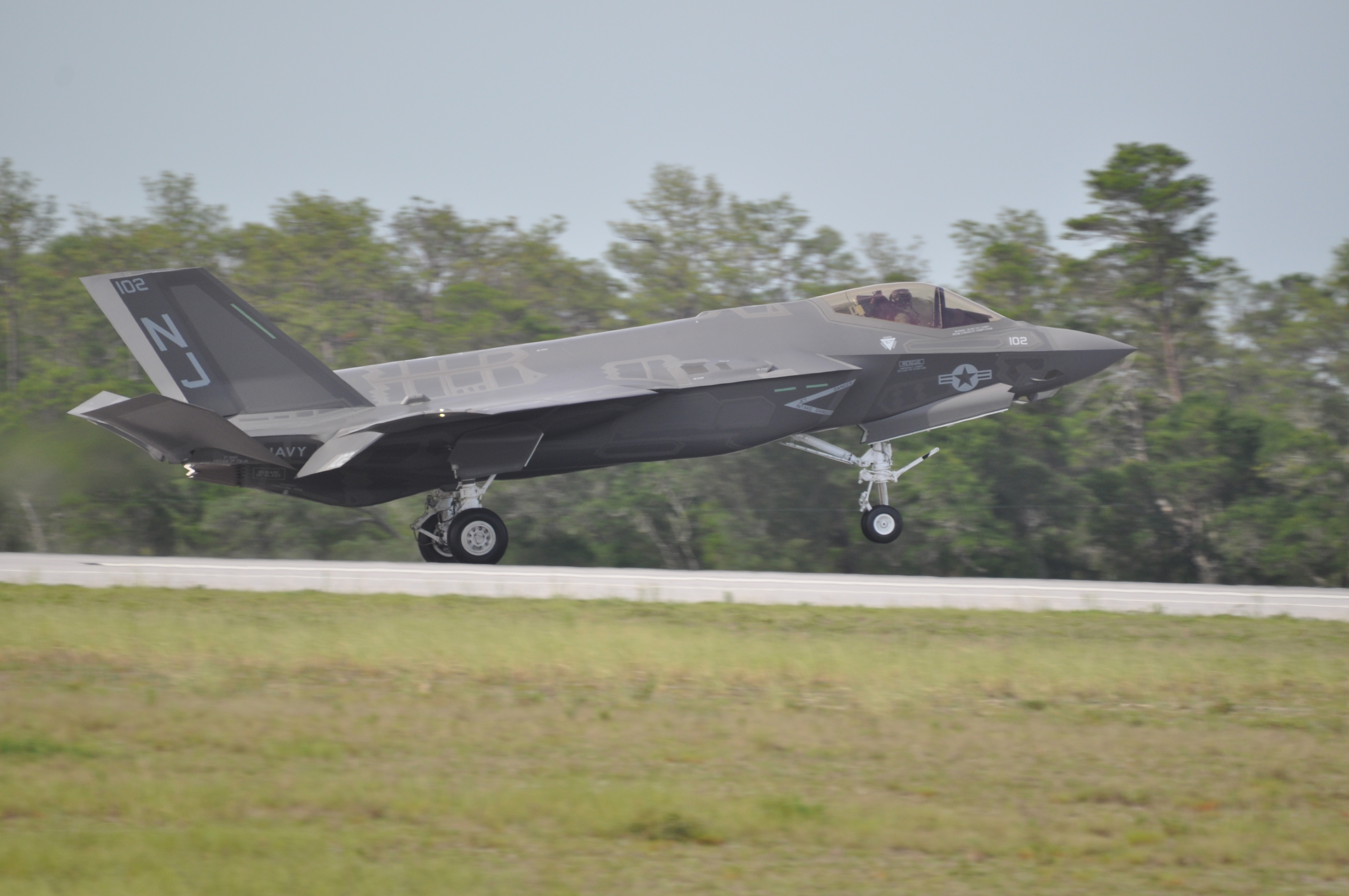 Training for joint, U.K. F-35 programs heat up > Air Force > Article ...