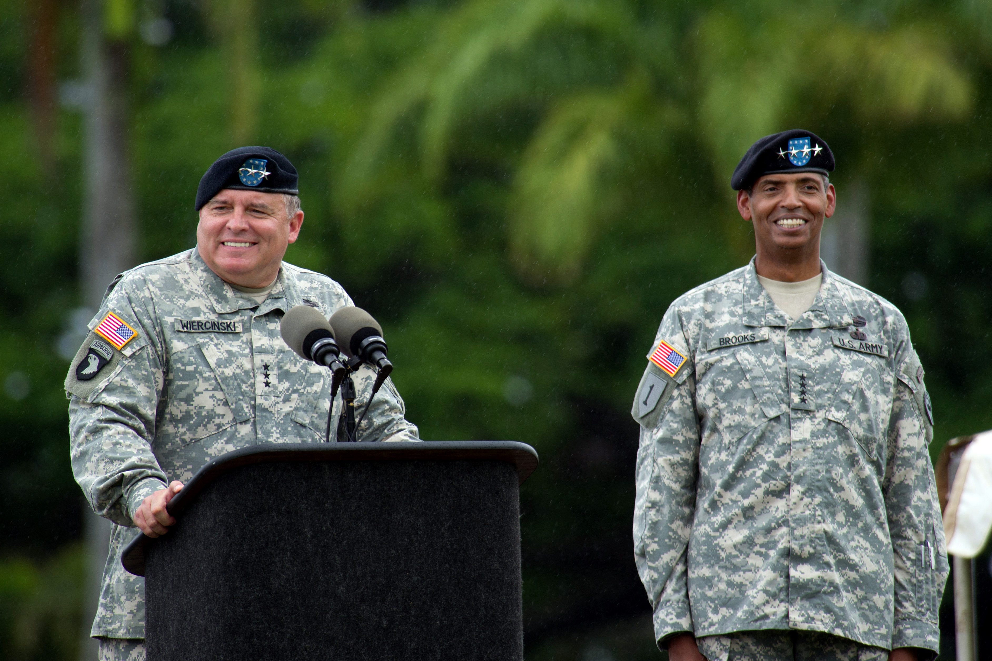 Army Lt. Gen. Francis J. Wiercinski, outgoing commander of U.S. Army ...