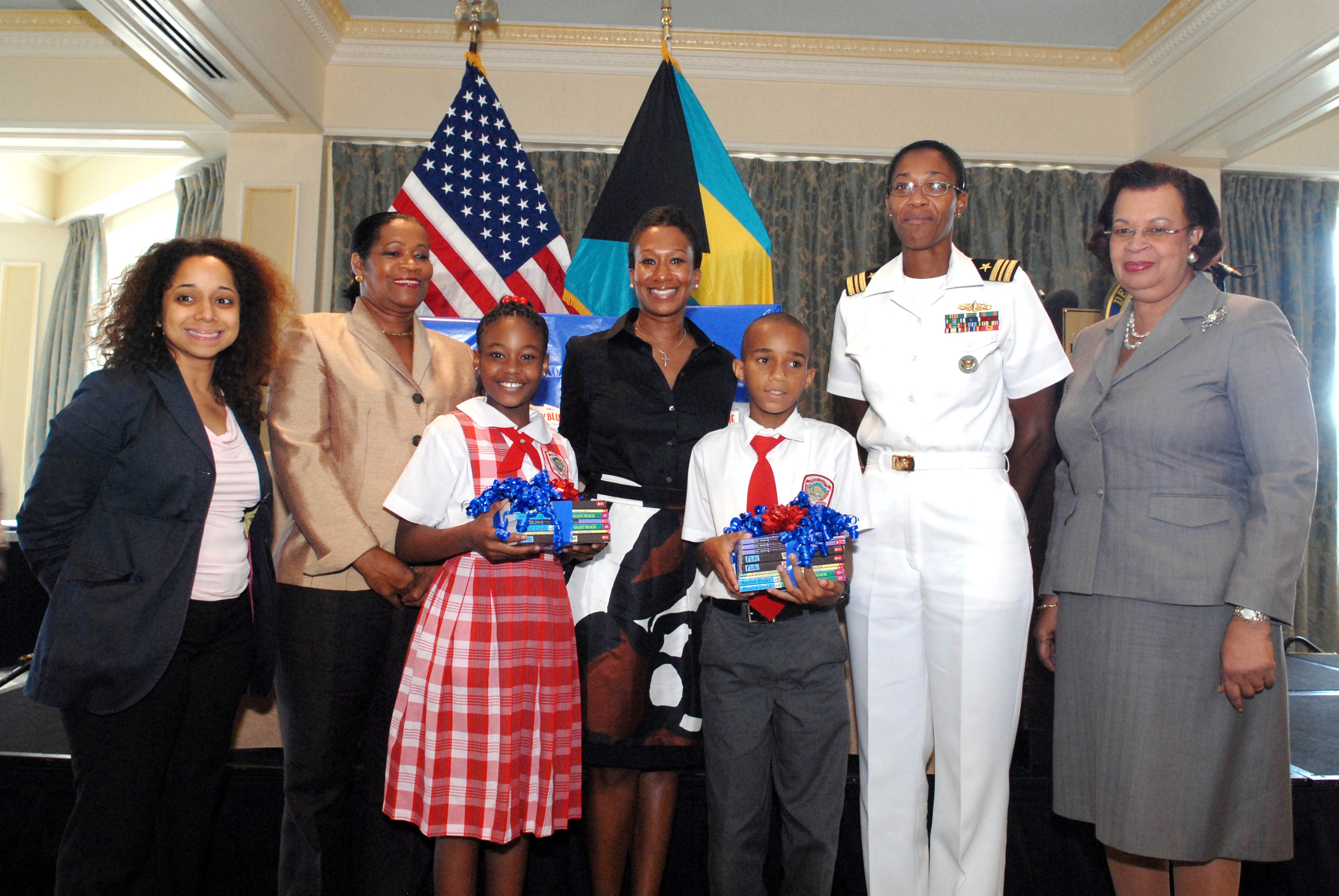 USNORTHCOM donates $10,000 to Bahamas Read to Lead program > U.S ...