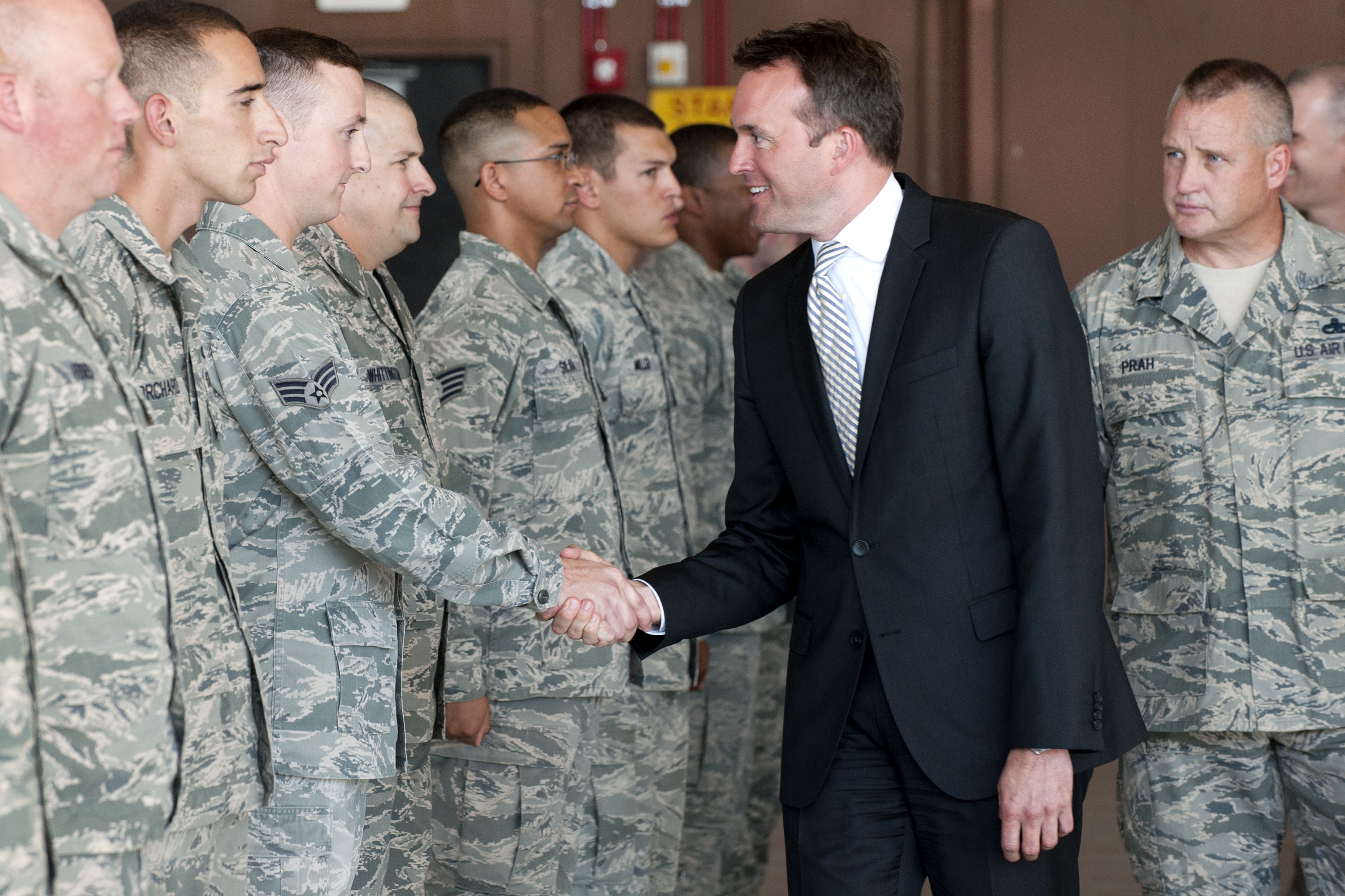 Fanning makes first visit to Nellis, Creech AFBs > Air Force > Article ...