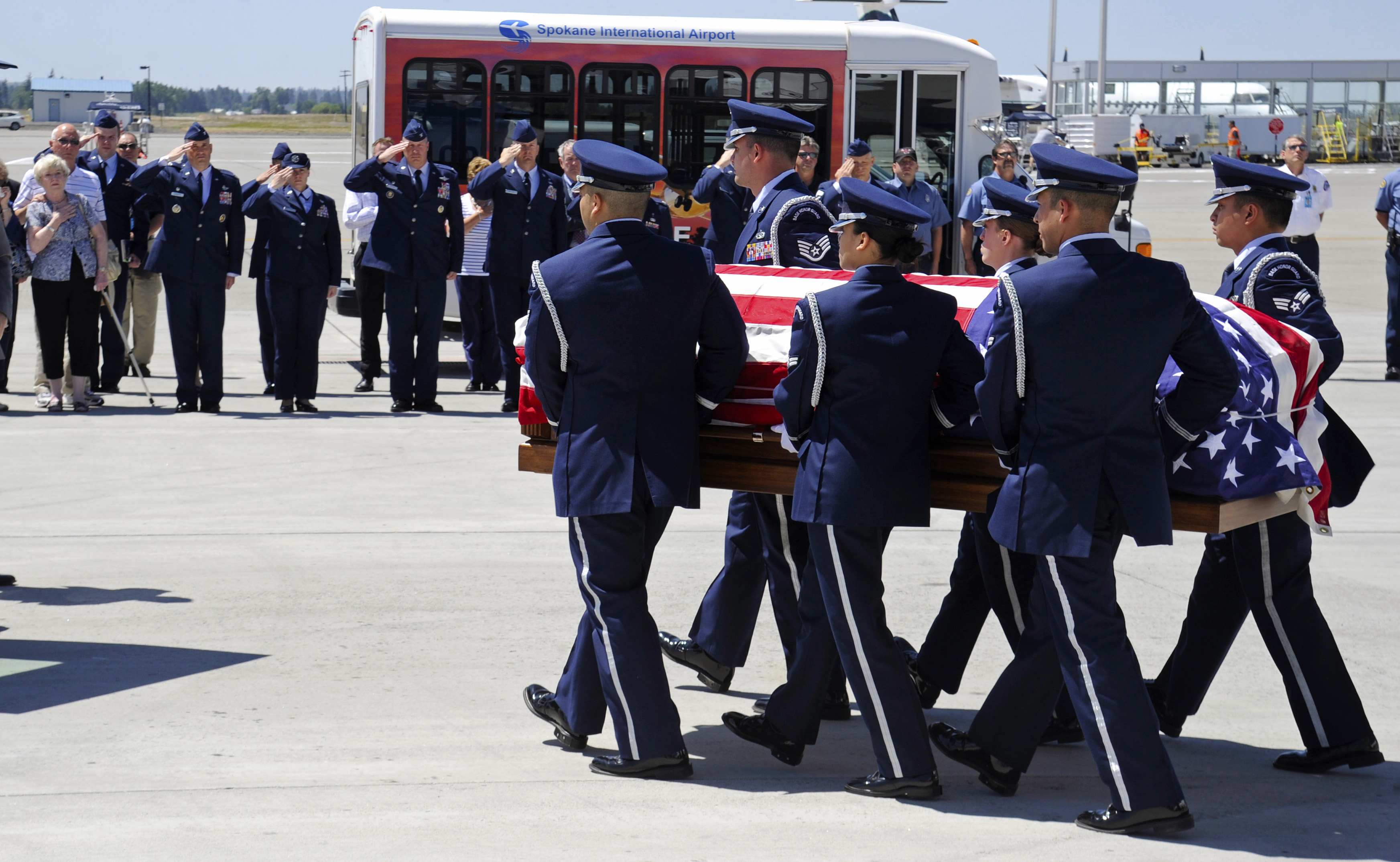 Fallen Air Force hero returns home > Air Mobility Command > Article Display