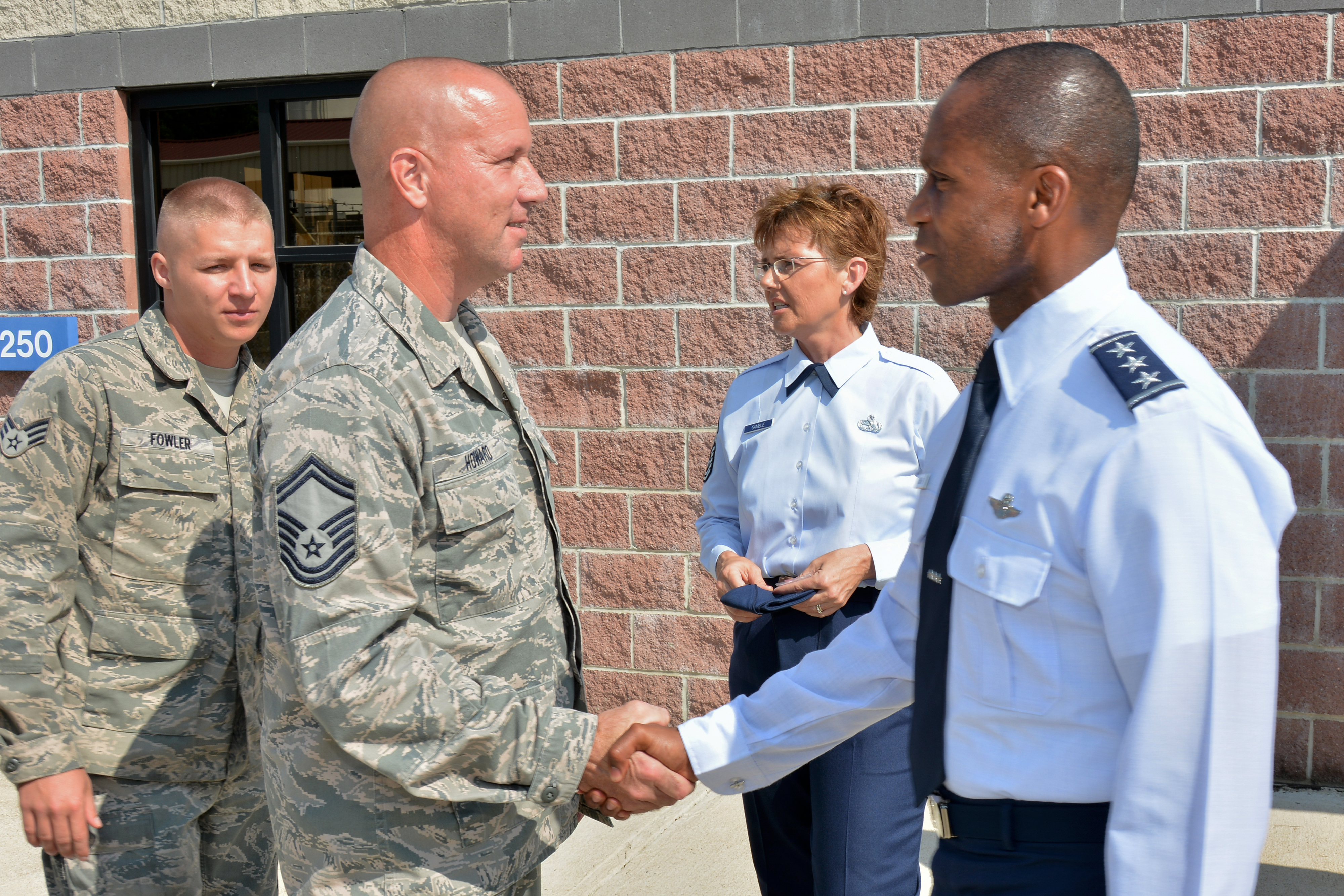 Three Star General Visits the 117th Air Refueling Wing