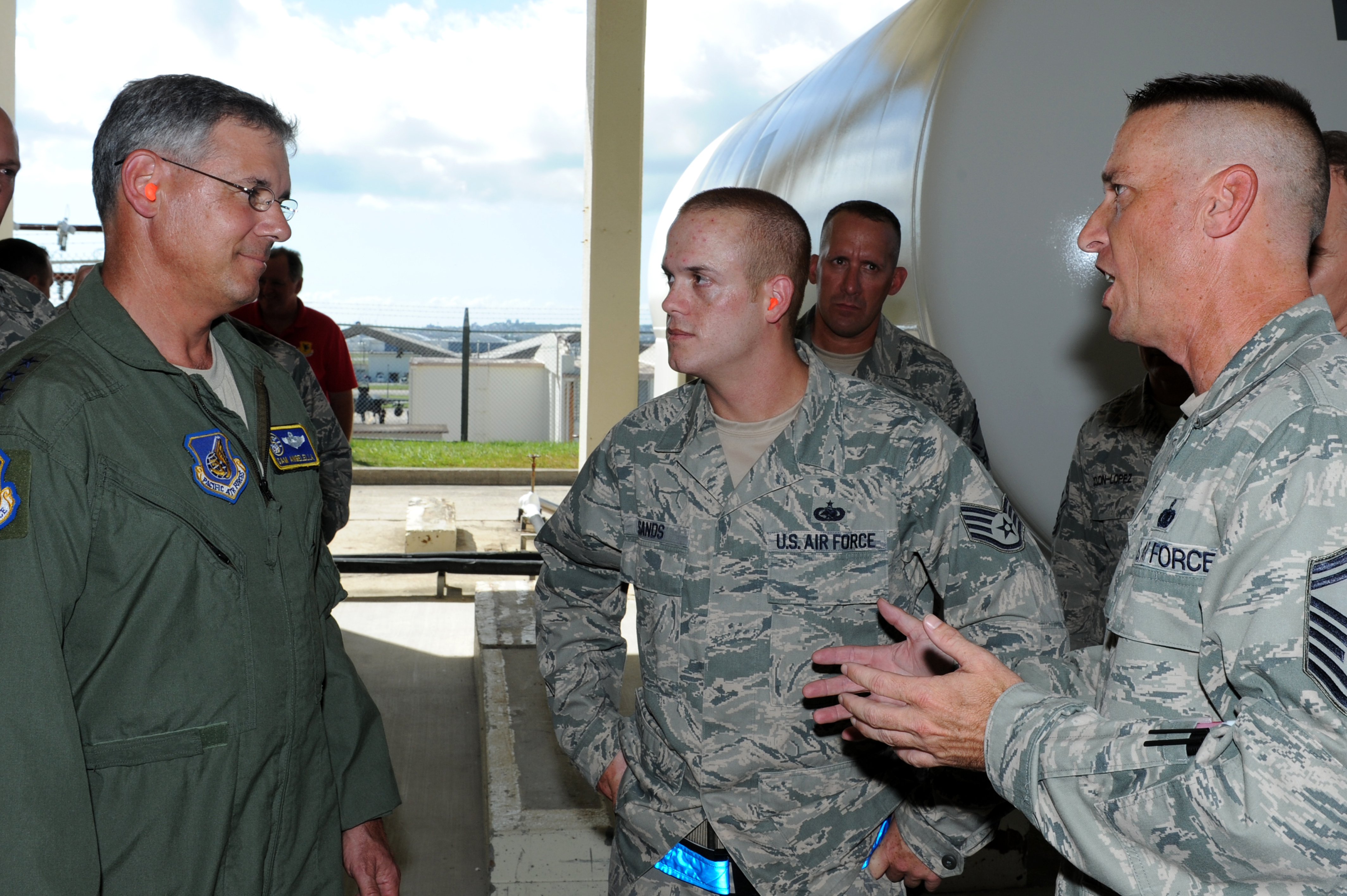 USFJ, 5th AF commander visits Kadena > Pacific Air Forces > Article Display