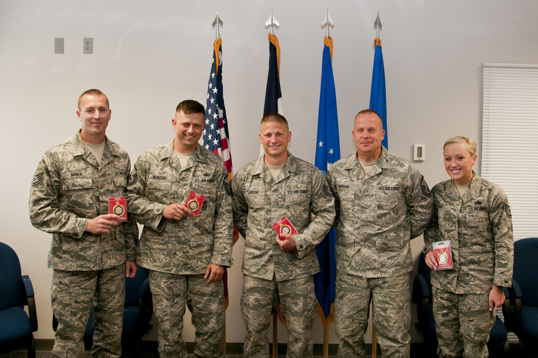 132nd Recruitment and Retention Recieves Award.