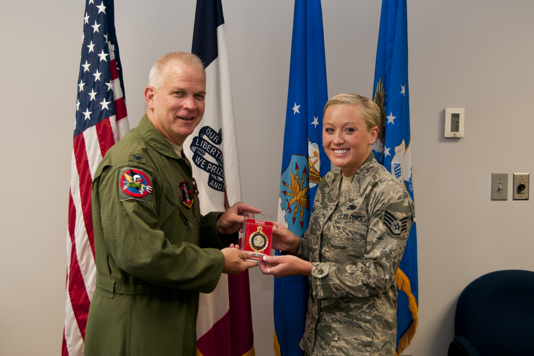 132nd Recruitment and Retention Recieves Award.