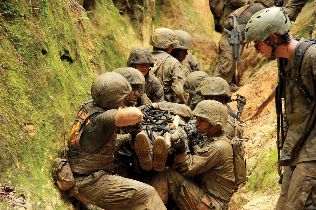 MWSS-172 endures jungle, strengthens teamwork