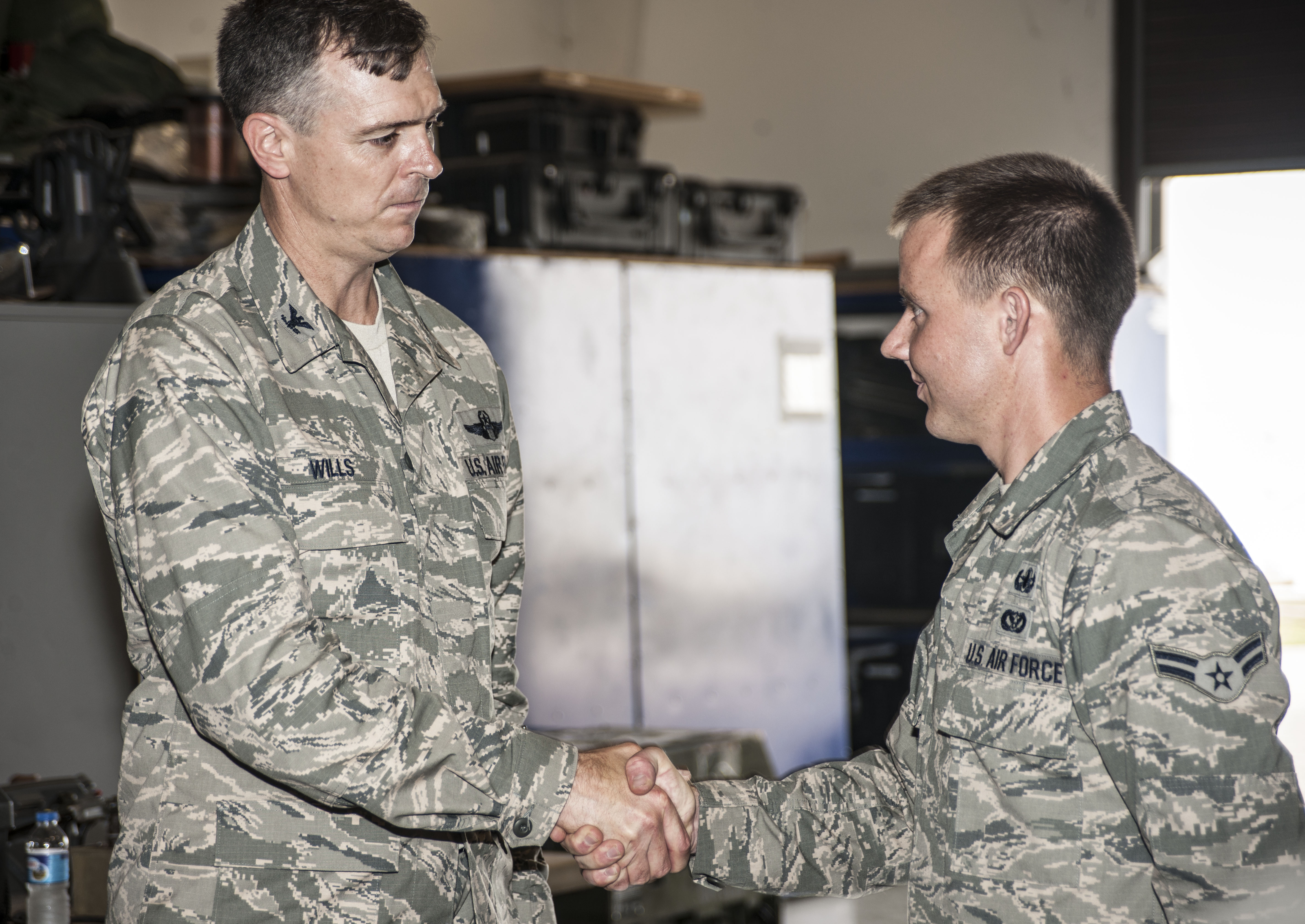 Wing commander immerses with EOD flight