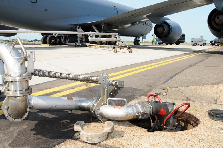 Lifeline to refuelers: 100th LRS proves NKAWTG > Royal Air Force ...