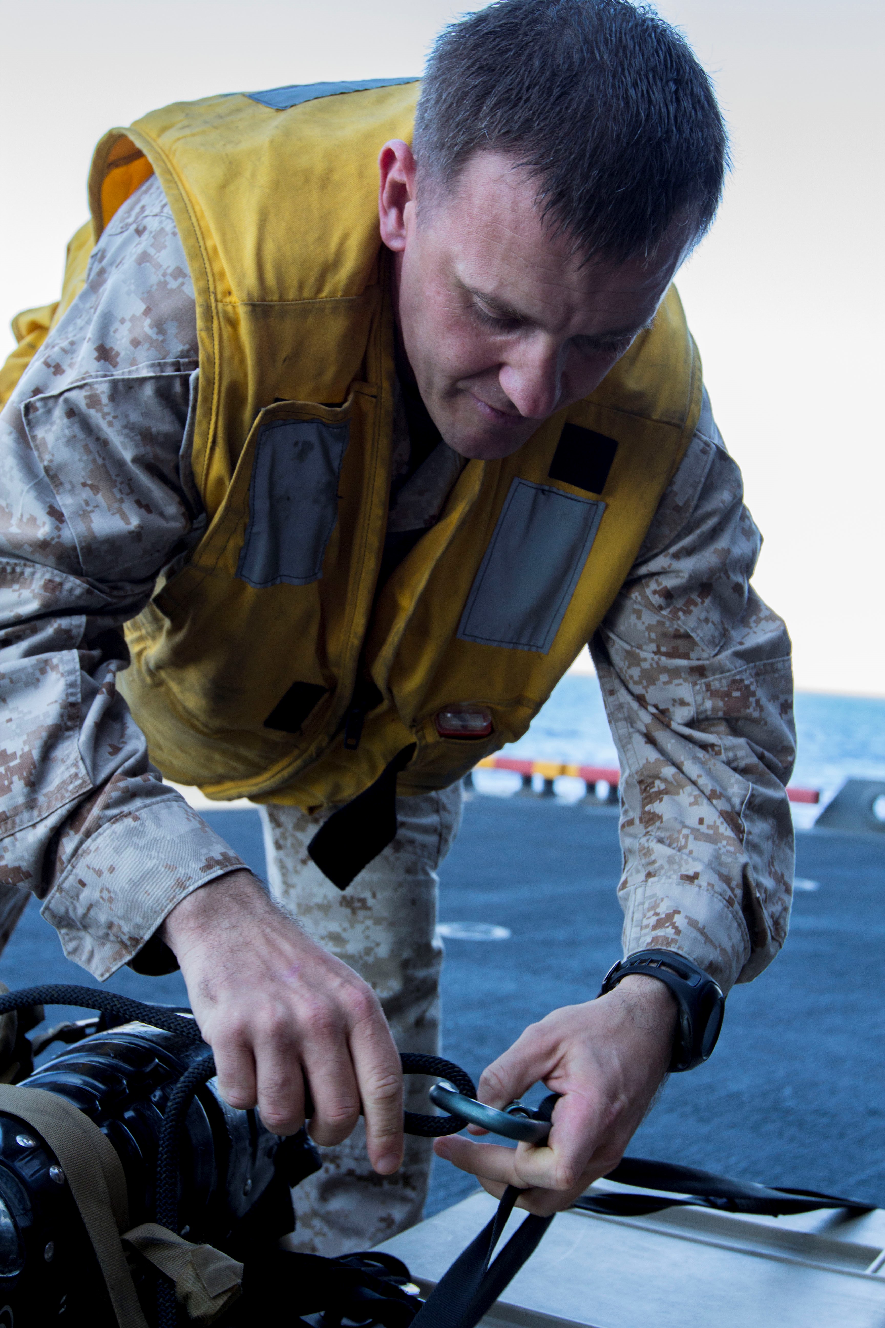 BLT 3/2 develops new way to lower gear during HRST operations > 26th ...