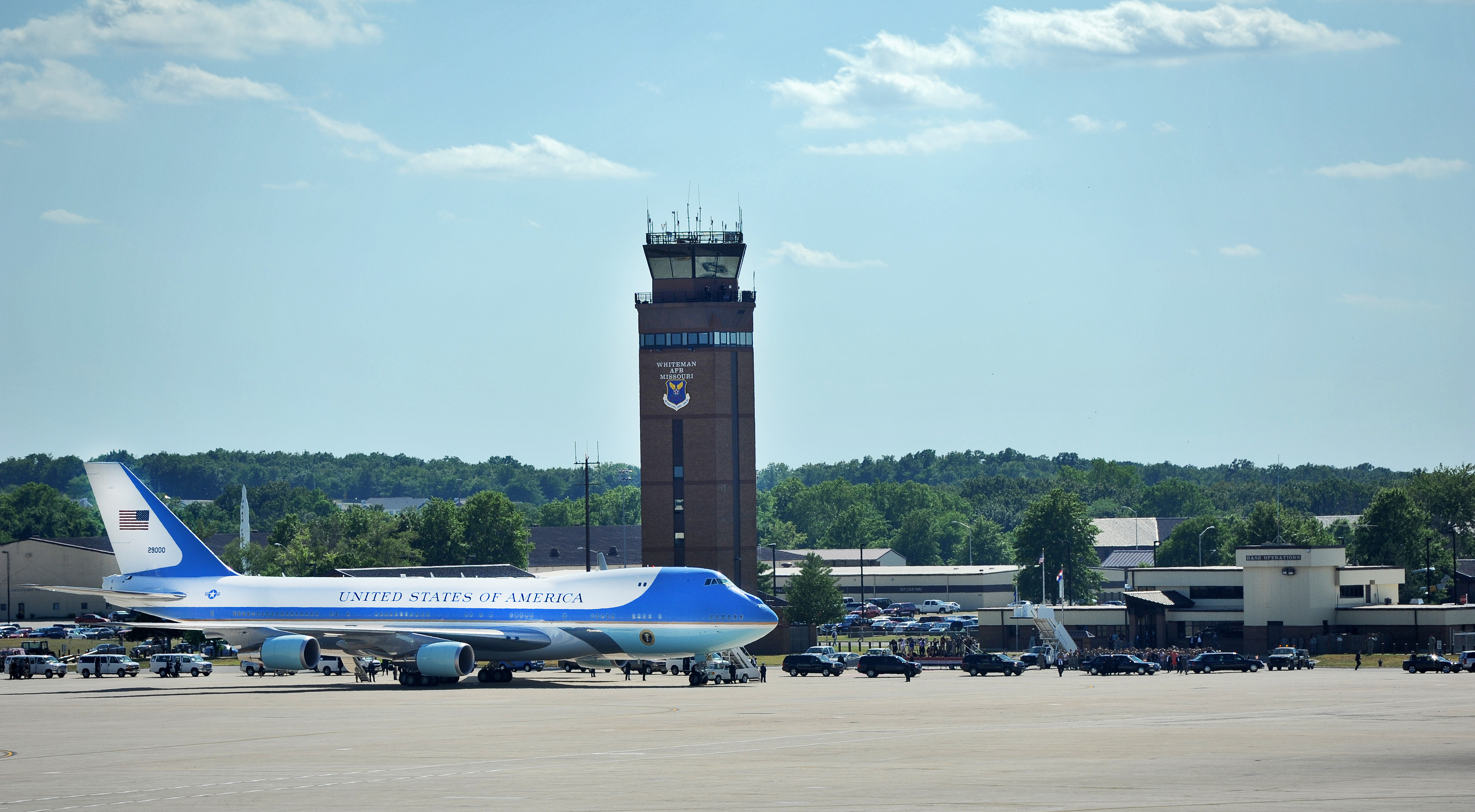 President Obama touches down at Whiteman > Whiteman Air Force Base ...