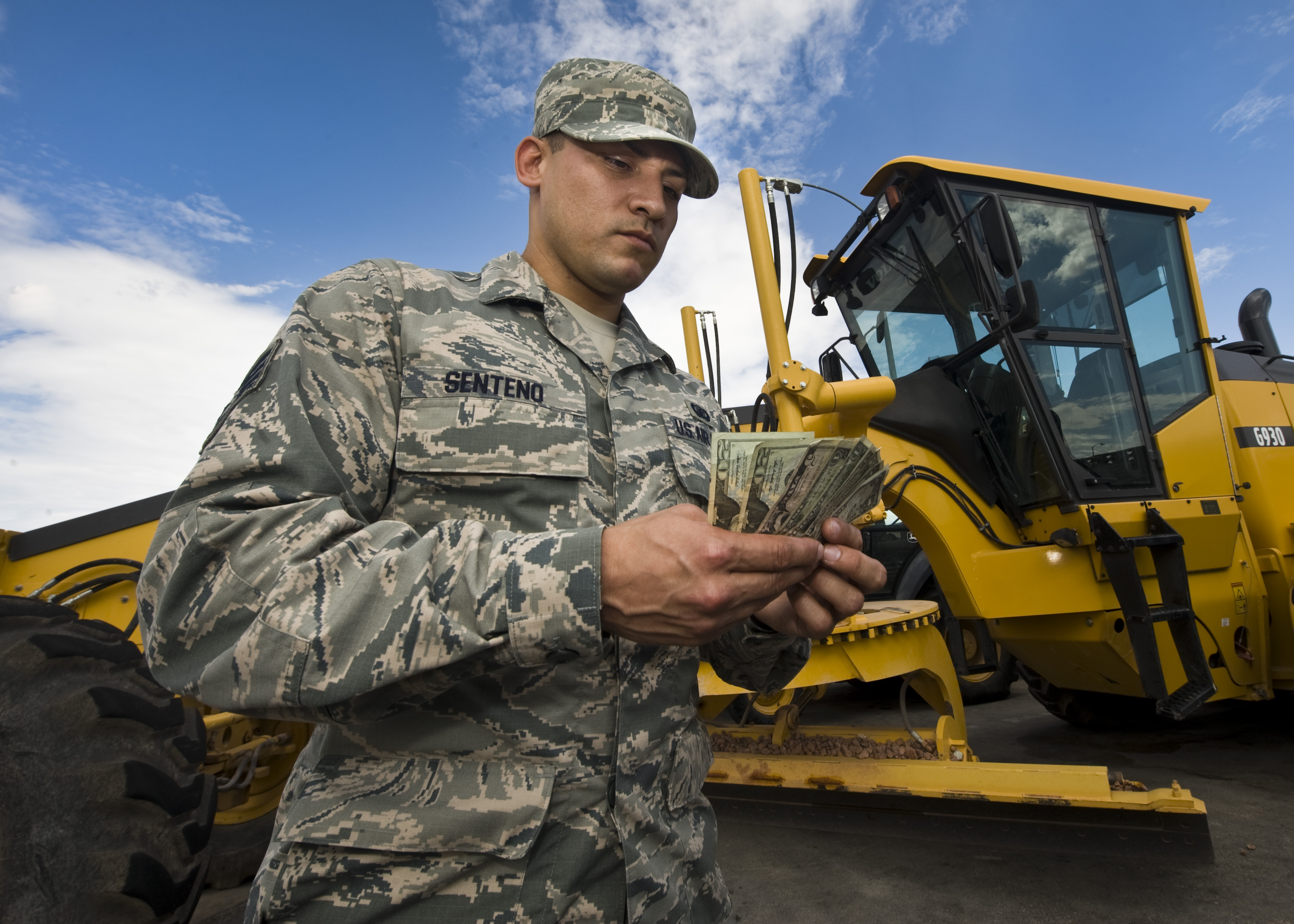 Former-AFGSC Airman among AF's 12 best for 2013 > Air Force Global ...