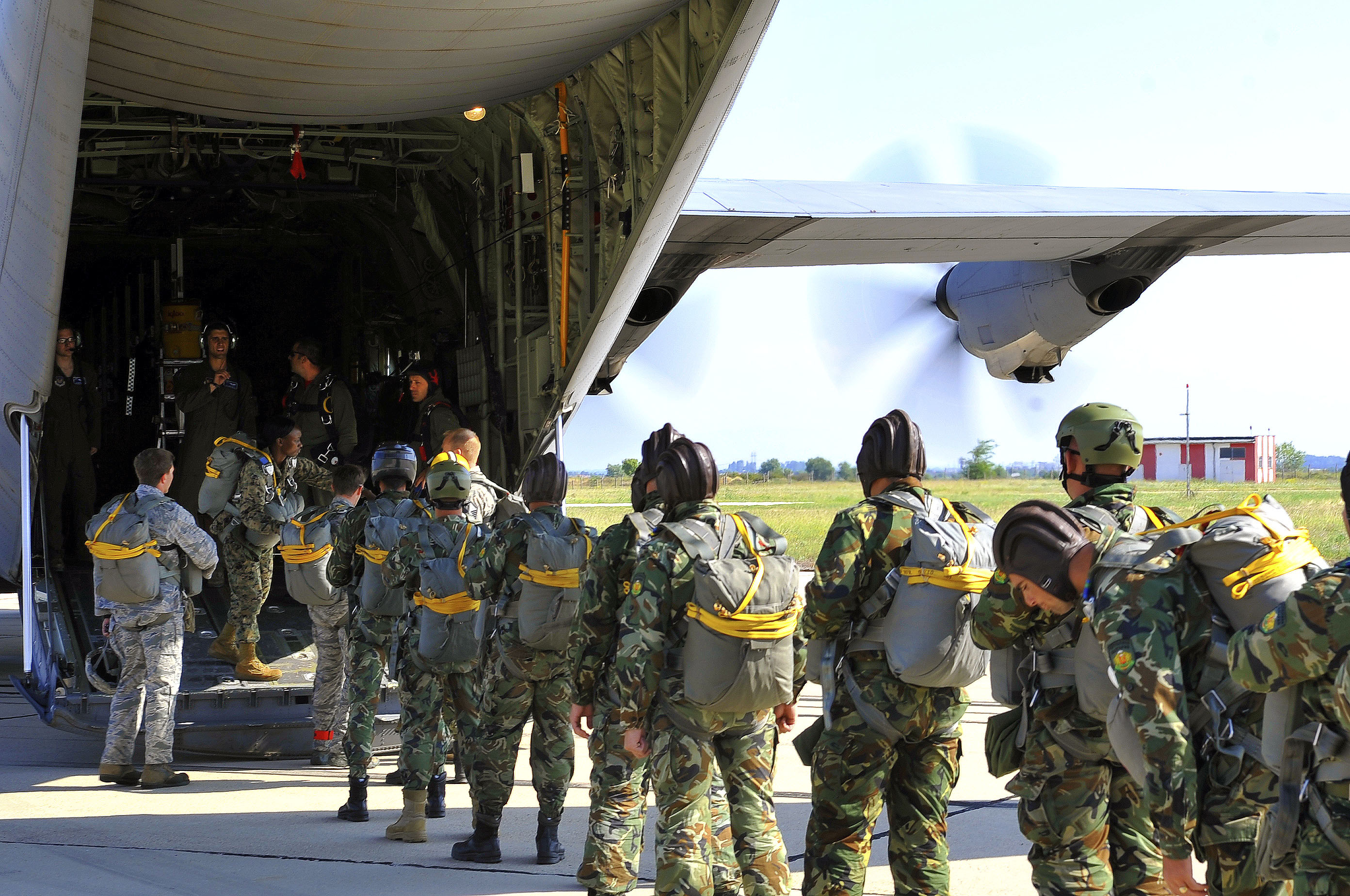 Airmen jump with Bulgarians during two-week flying training > Air Force ...