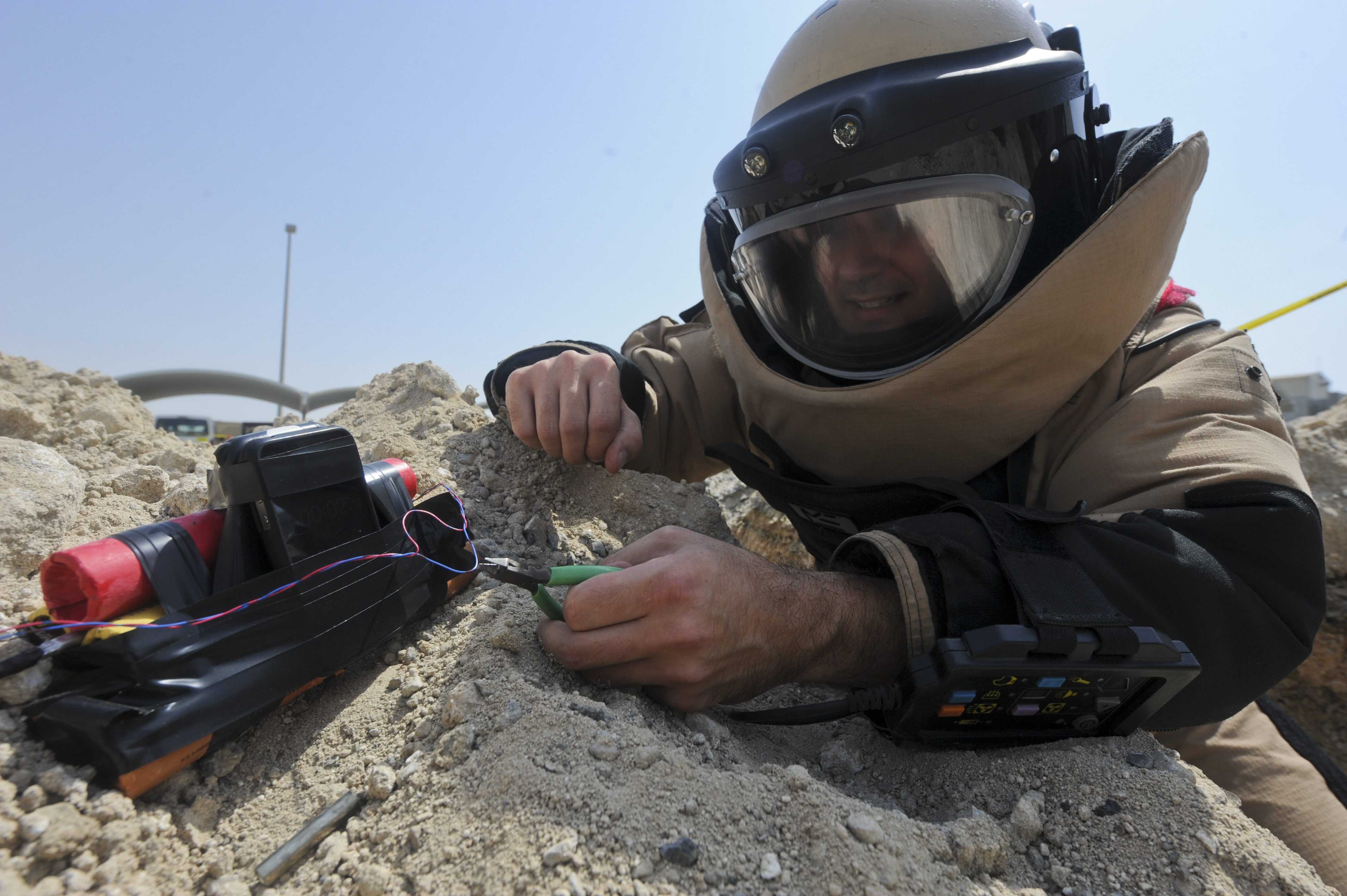 EOD: Defusing the situation > U.S. Air Forces Central > News
