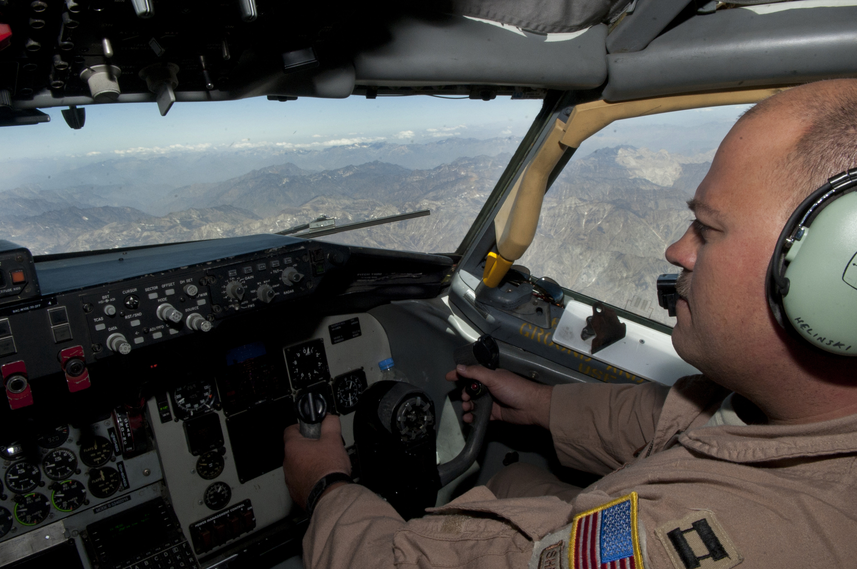Pilot completes 500 combat sorties in a KC-135 Stratotanker > U.S. Air ...