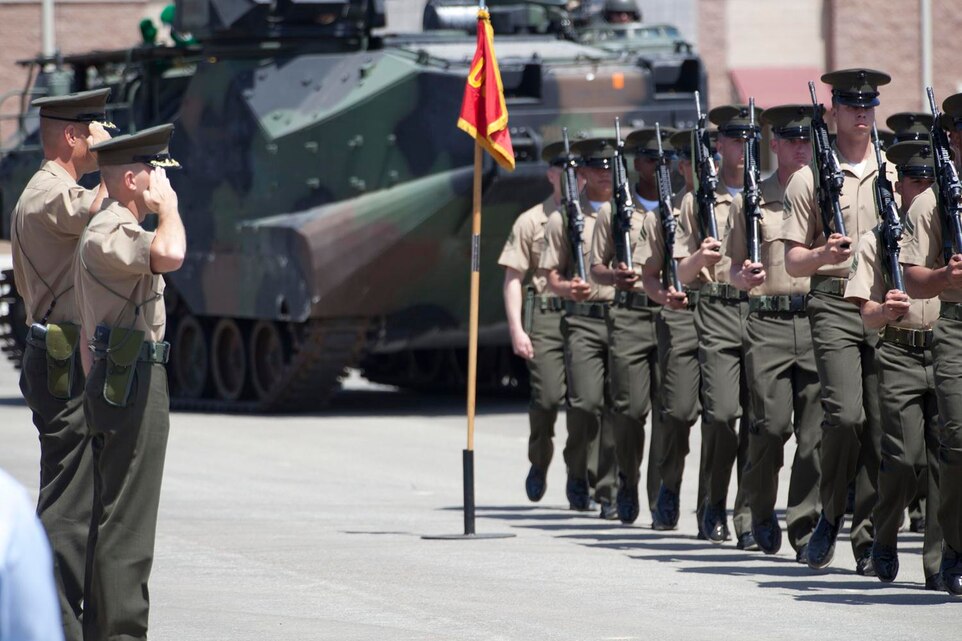 3rd Assault Amphibian Battalion receives new commander > 1st Marine ...
