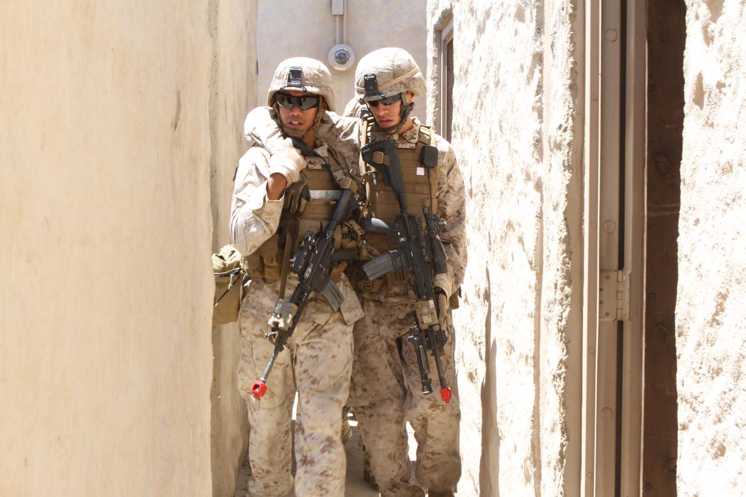 Marine infantrymen seize MOUT town