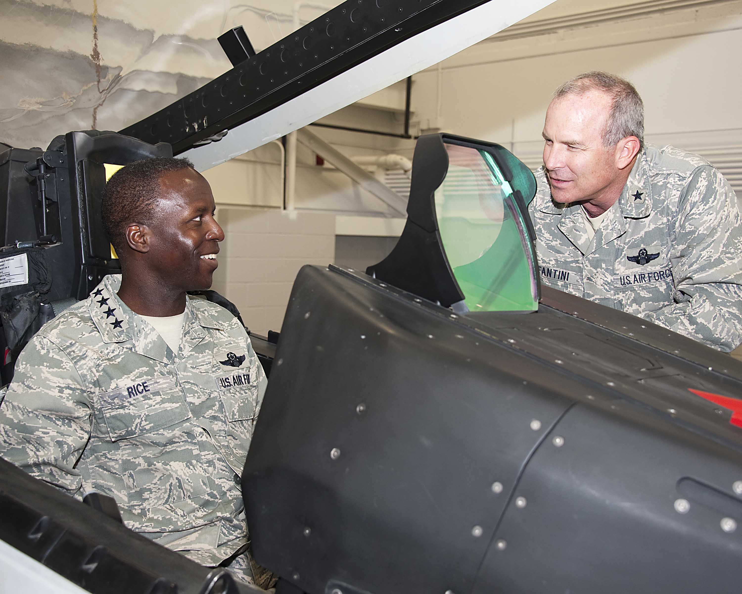 AETC commander, command chief visit Sheppard; view training and address hot topics > Air ...