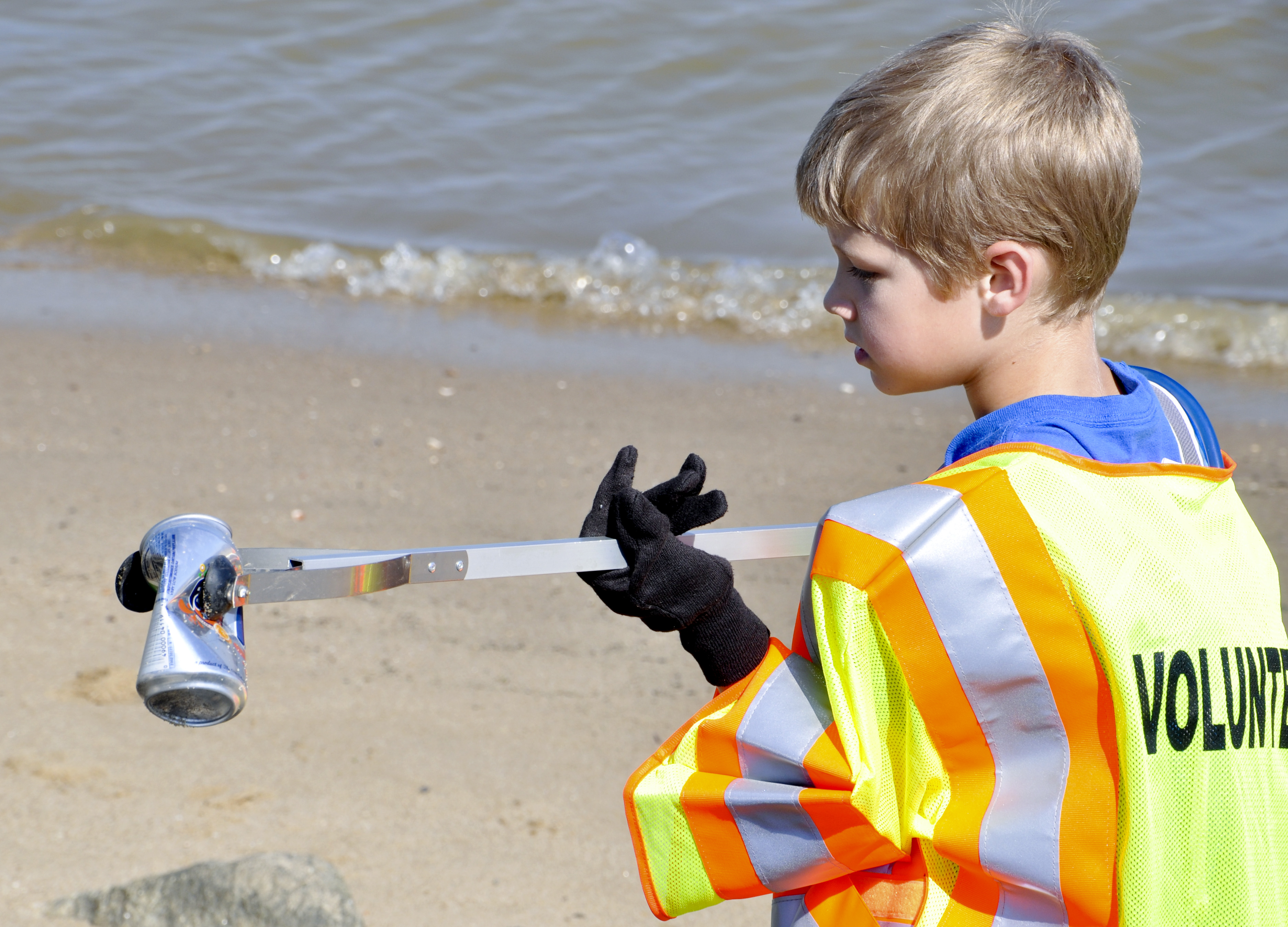 JBLE comes together during Clean the Bay Day > Joint Base Langley ...