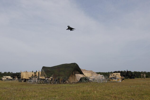 MASS-1, MACG-28 train with CAC2-S in simulated assault environment ...