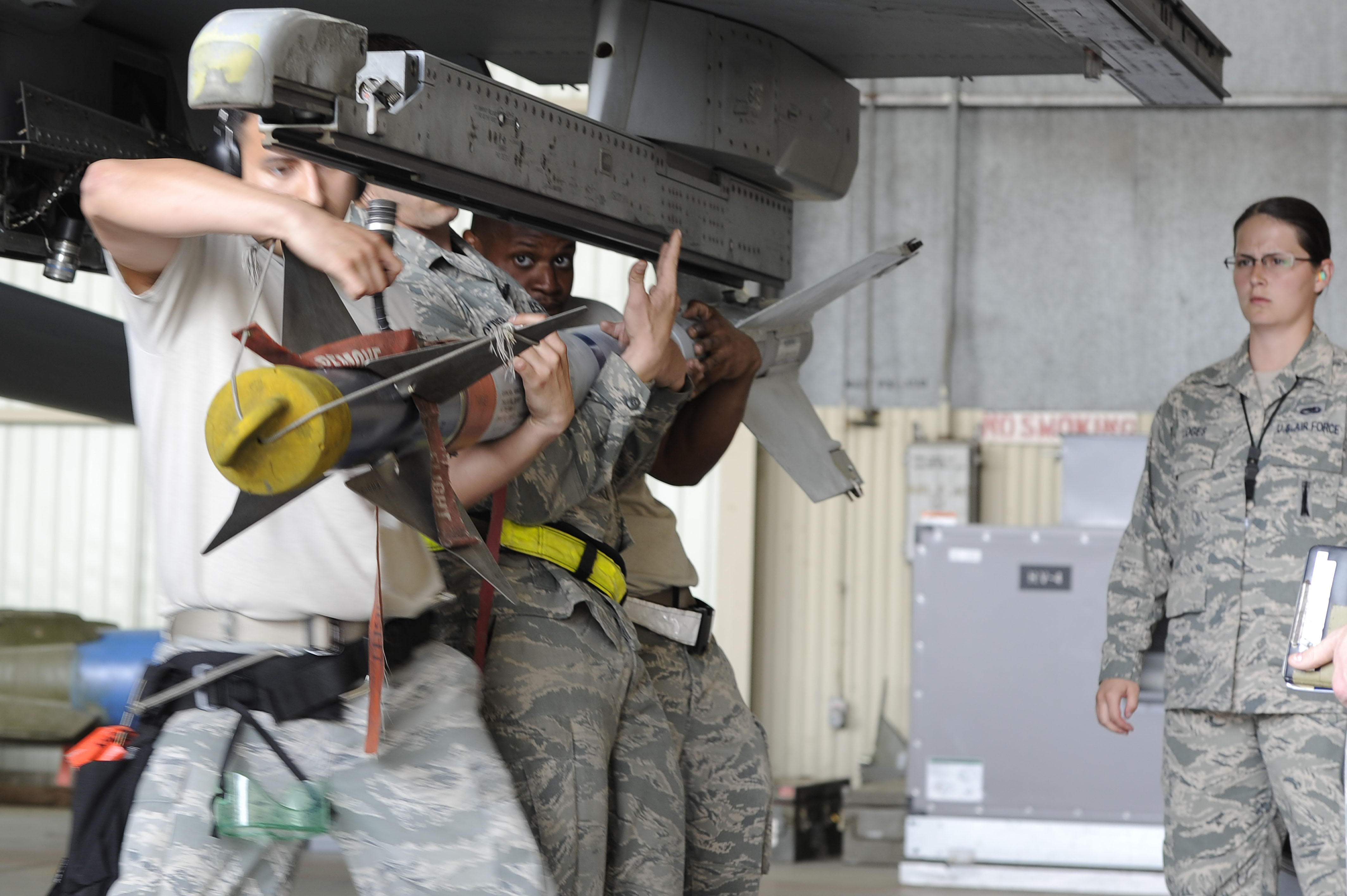 Weapons load teams compete for bragging rights > Kunsan Air Base ...