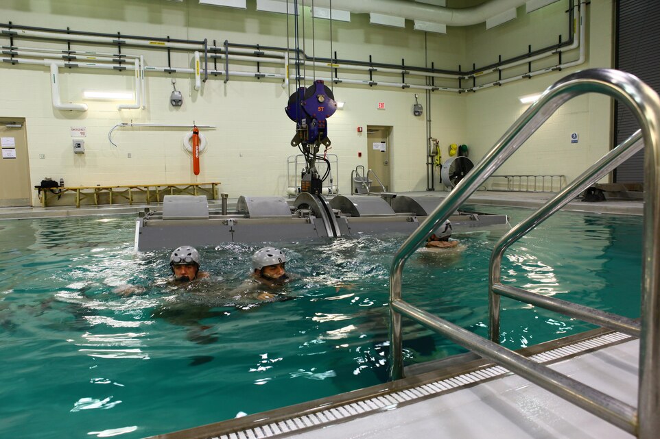 Marines, sailors of SP-MAGTF Africa 13 gain confidence at helo dunker ...
