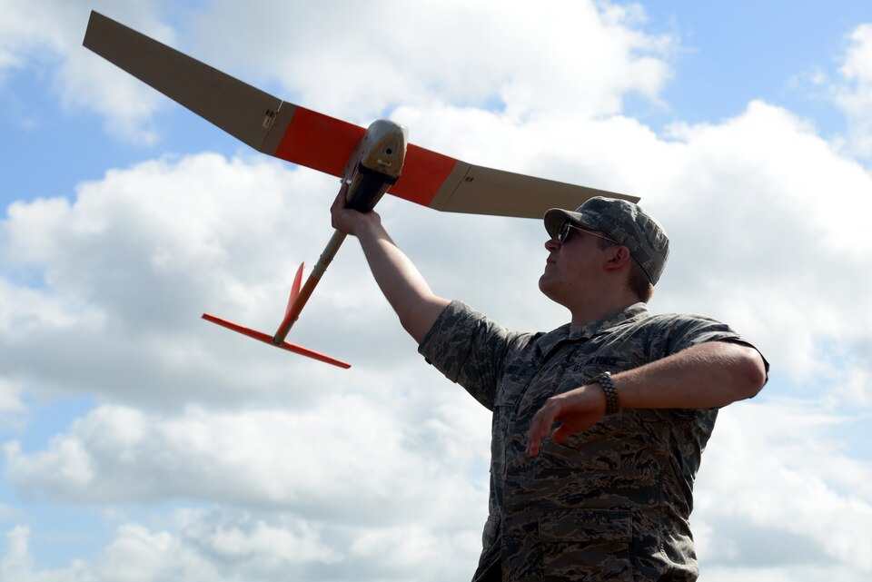 USAF Academy Cadets operate small unmanned aircraft systems > Marine ...