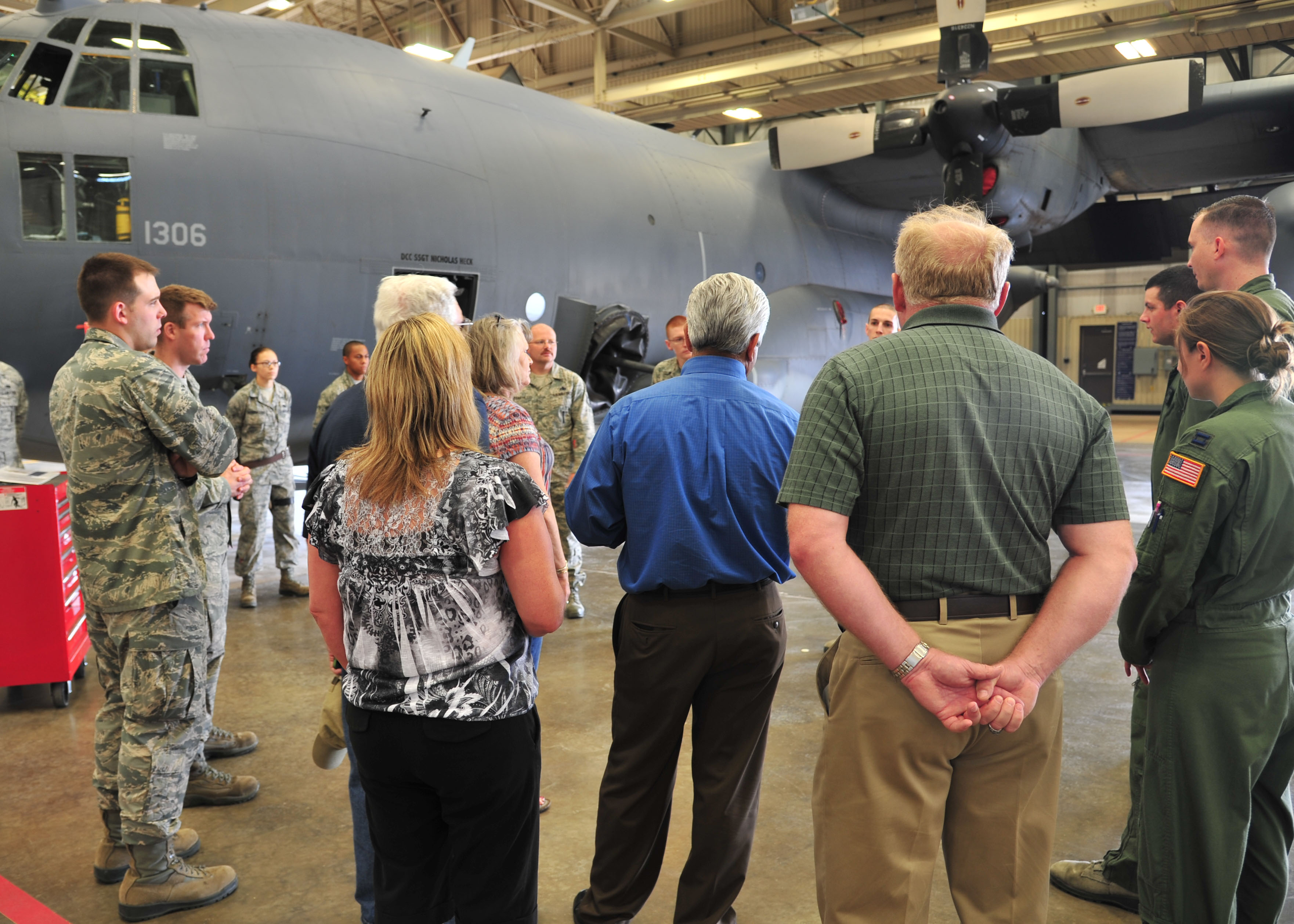 Cannon showcases capabilities to honorary commanders > Air Force ...