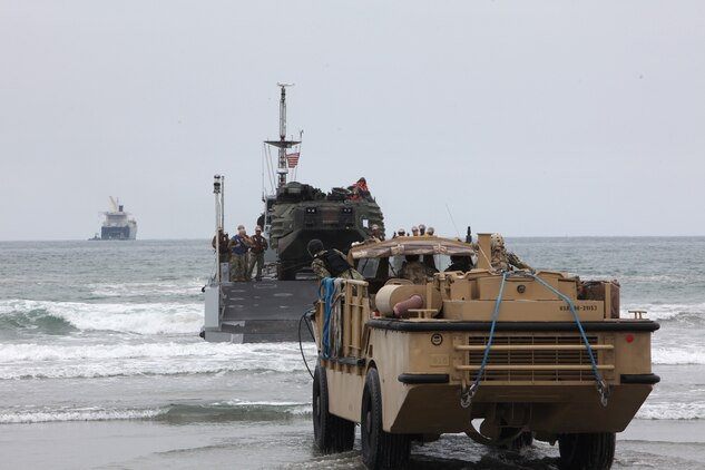 MPF offload kicks-off Dawn Blitz 2013 > 1st Marine Logistics Group ...