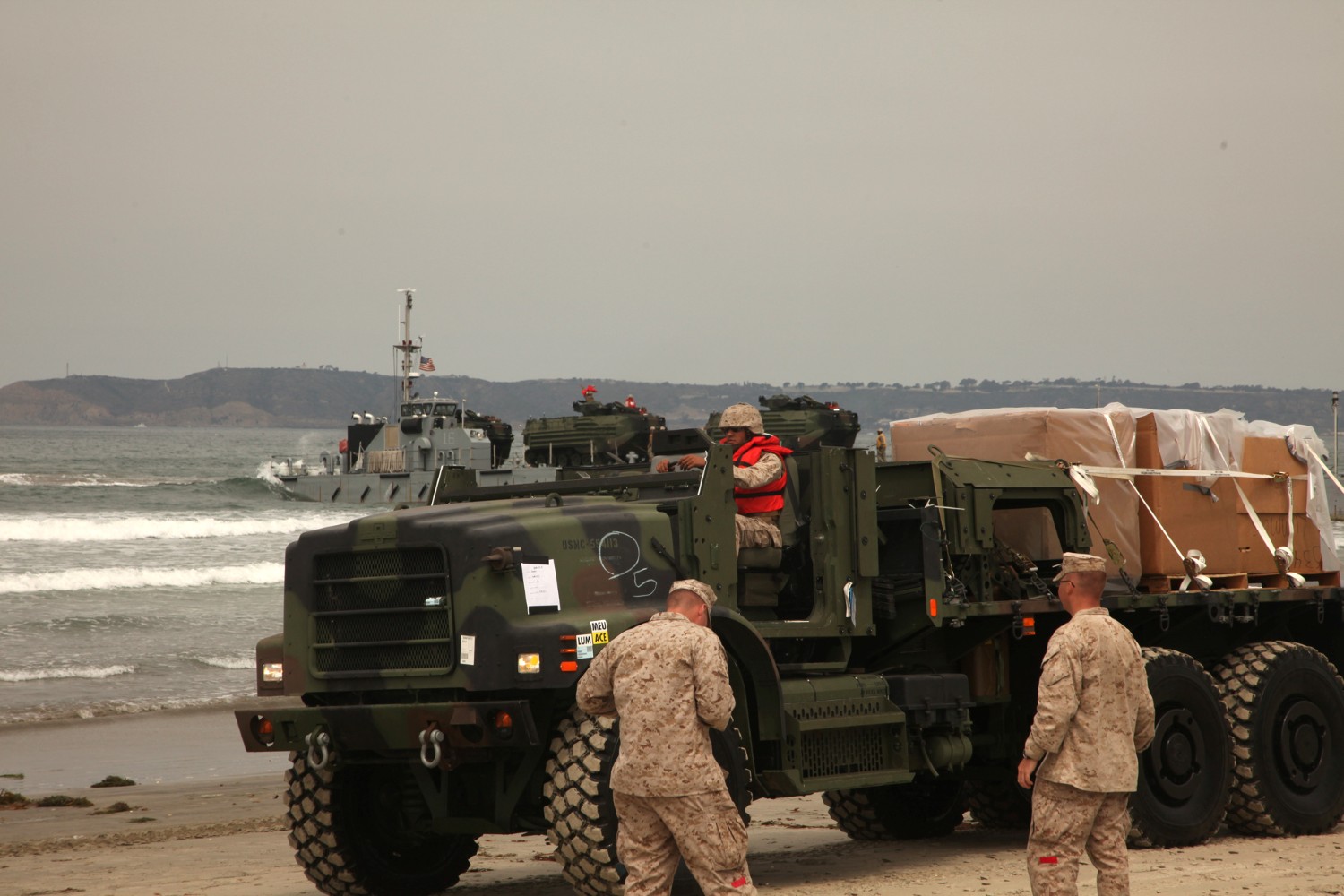 Maritime Prepositioning Force ships prepare for Dawn Blitz 2013