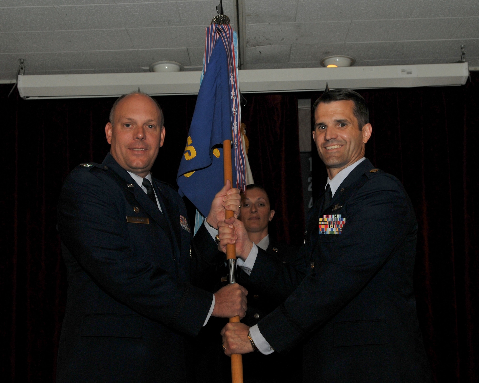 18th CS welcomes new commander > Kadena Air Base > News