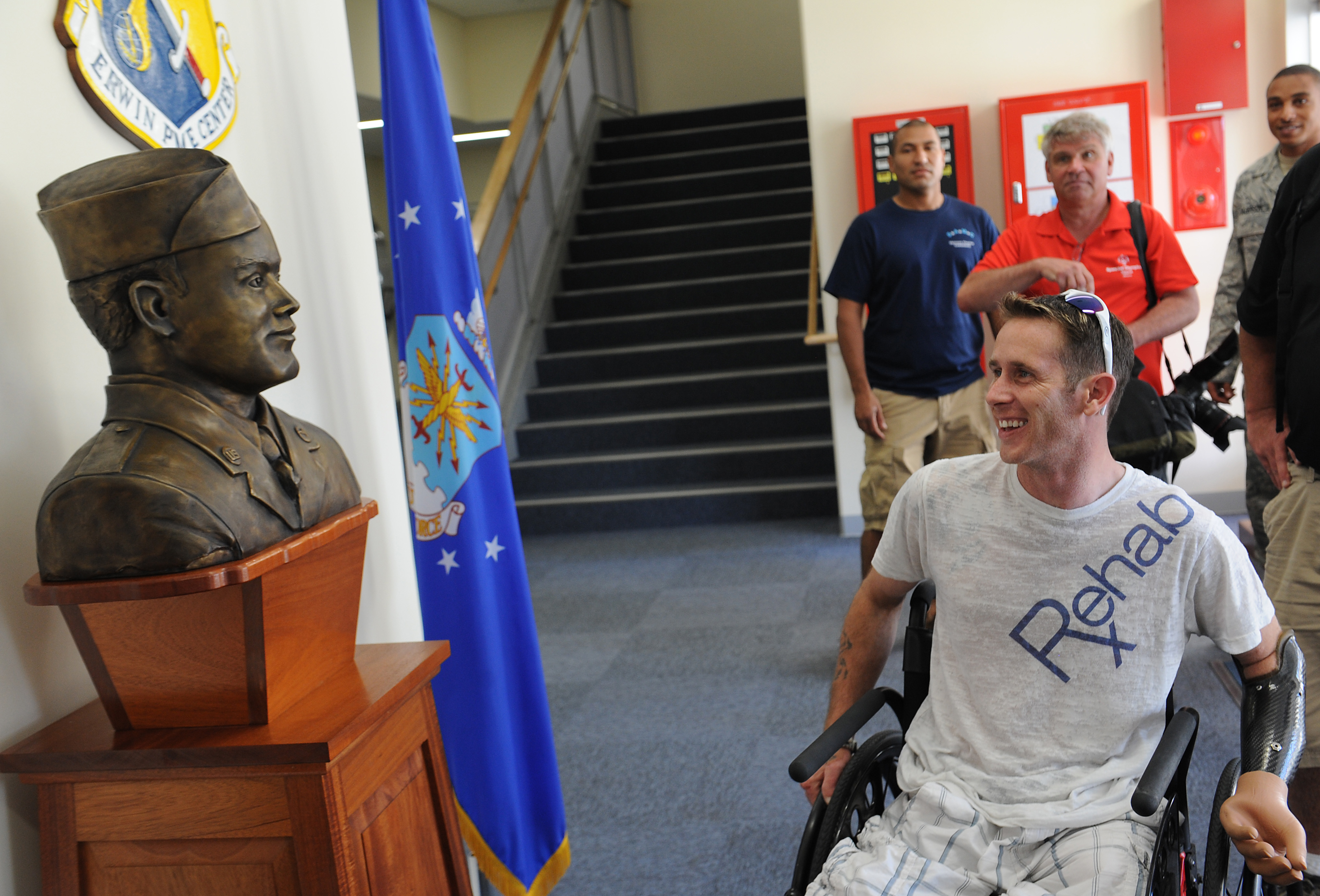 Triple amputee gives words of wisdom during visit to Okinawa > Air ...