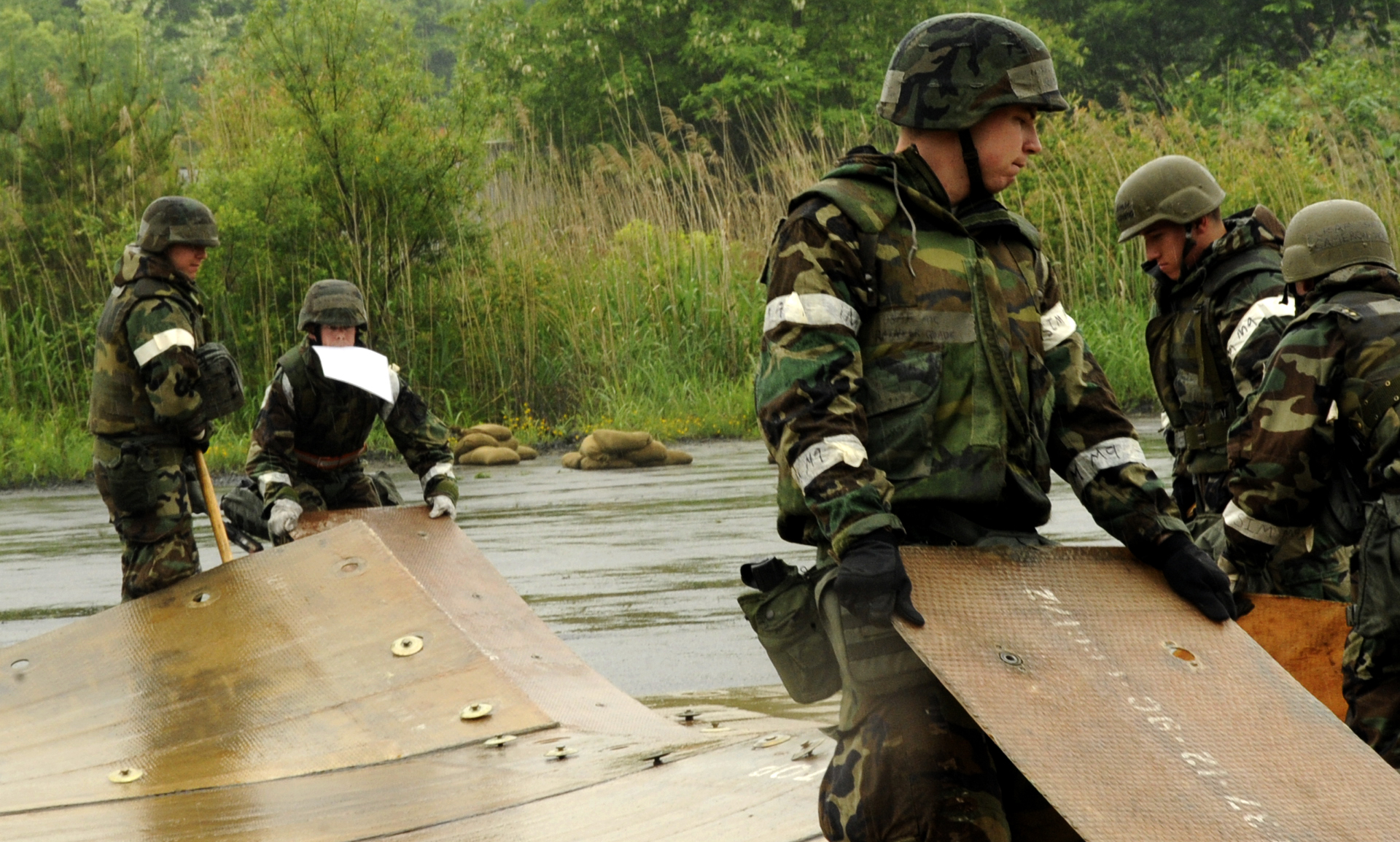 CE provides runway quick-fix > Misawa Air Base > Article Display