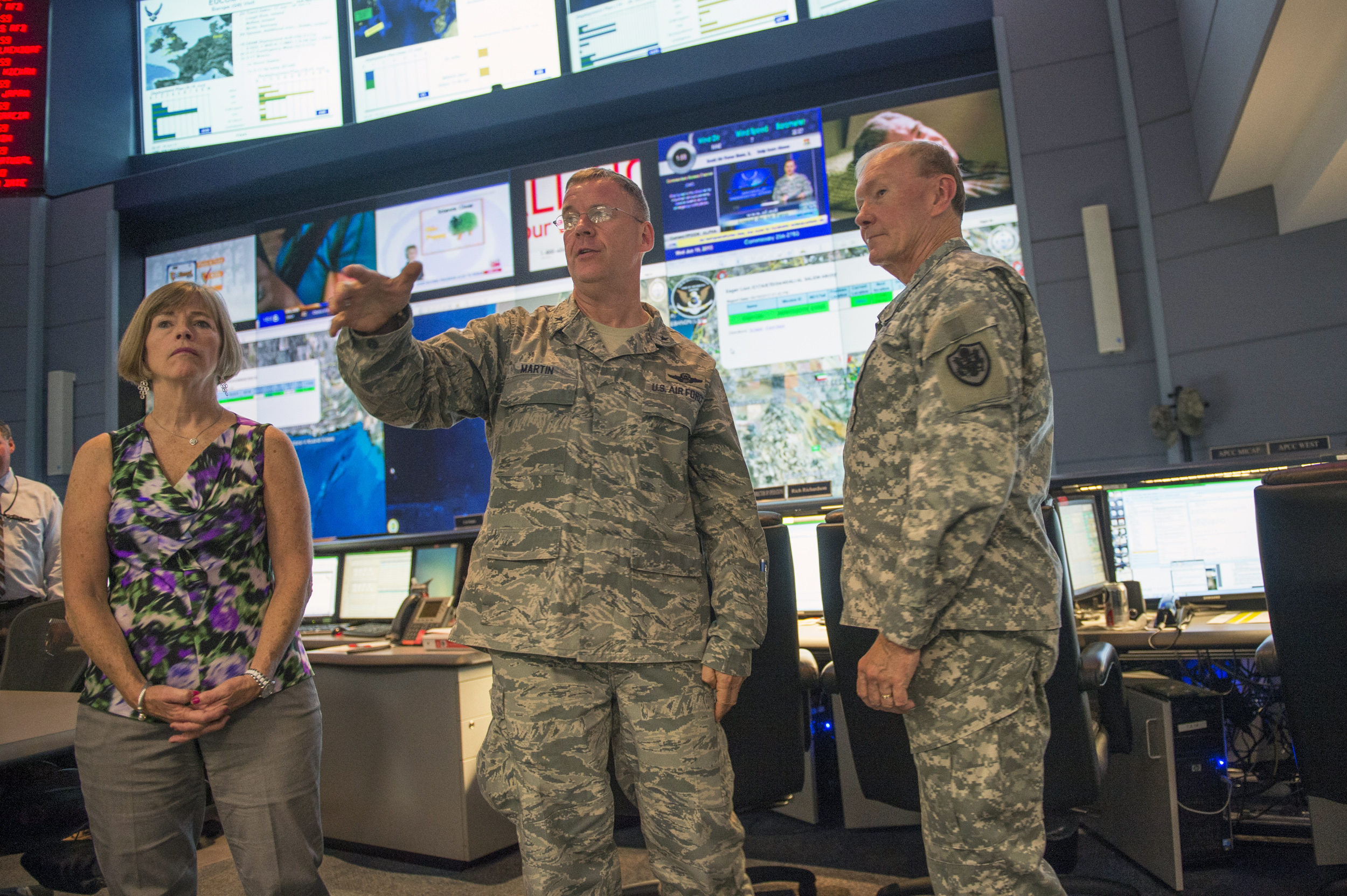 Gen. Dempsey meets with U.S. TRANSCOM officials > Air Mobility Command ...