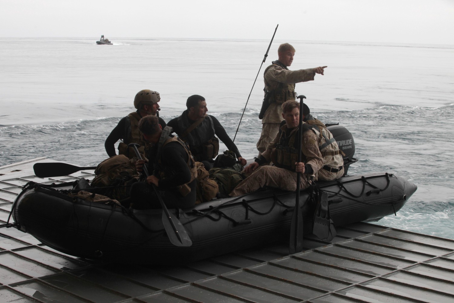 13th MEU Recon hits the surf