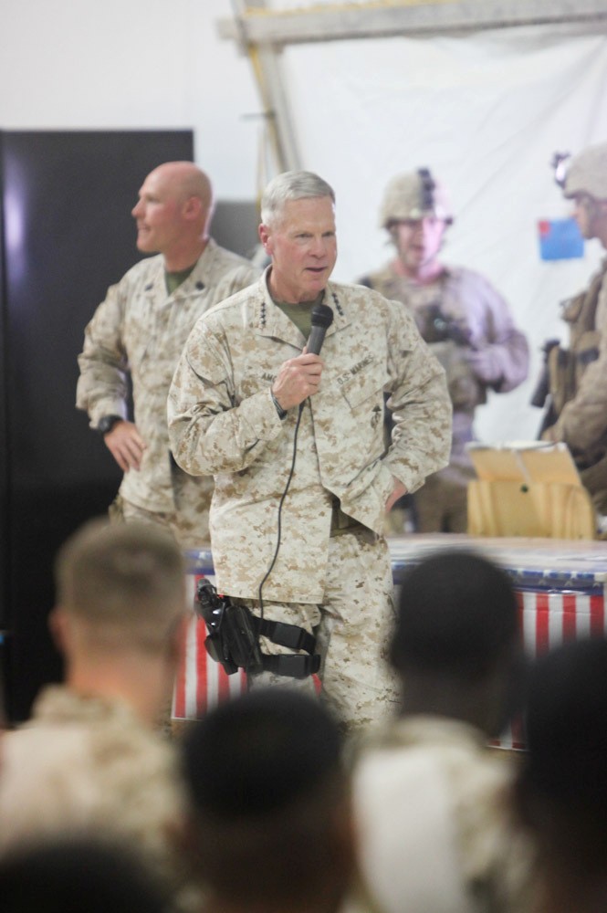 Top Marine leadership visits Dwyer