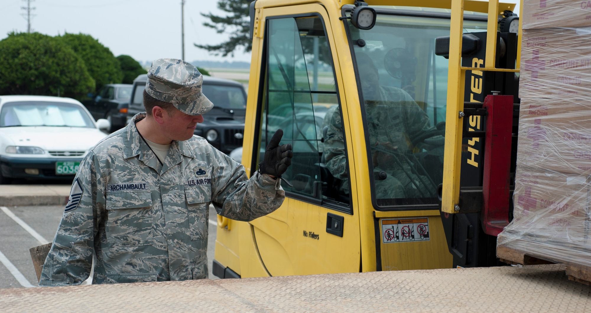 Kunsan Supports Red Cross > Kunsan Air Base > Display