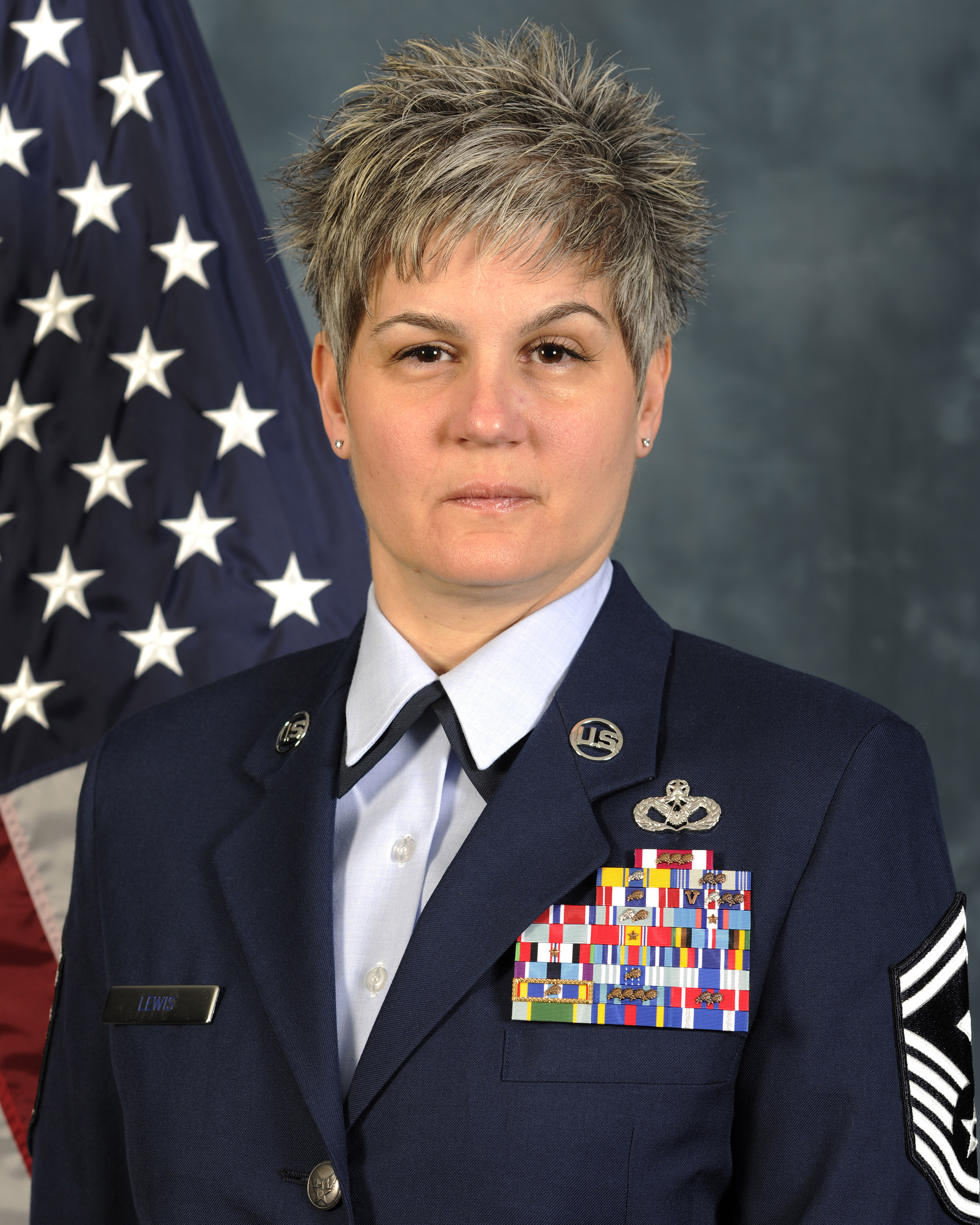 SENIOR MASTER SERGEANT SHERRIE' L. LEWIS > Air Force Honor Guard > Display